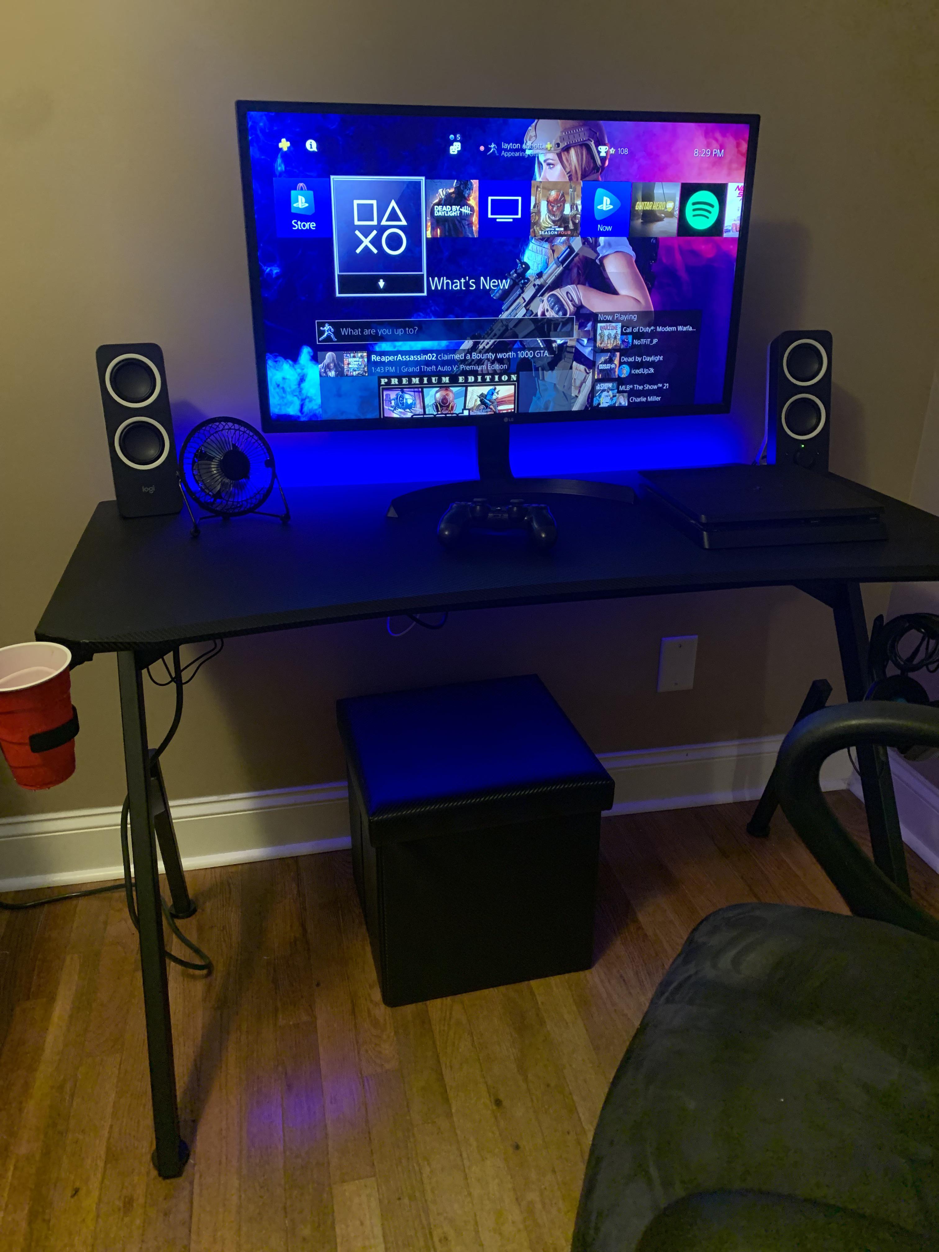 Minimalist PS4 setup | Scrolller