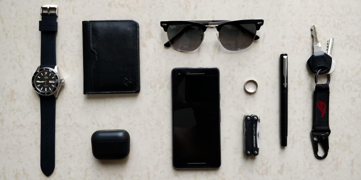 Minimalist Urban EDC - Blackout Edition | Scrolller