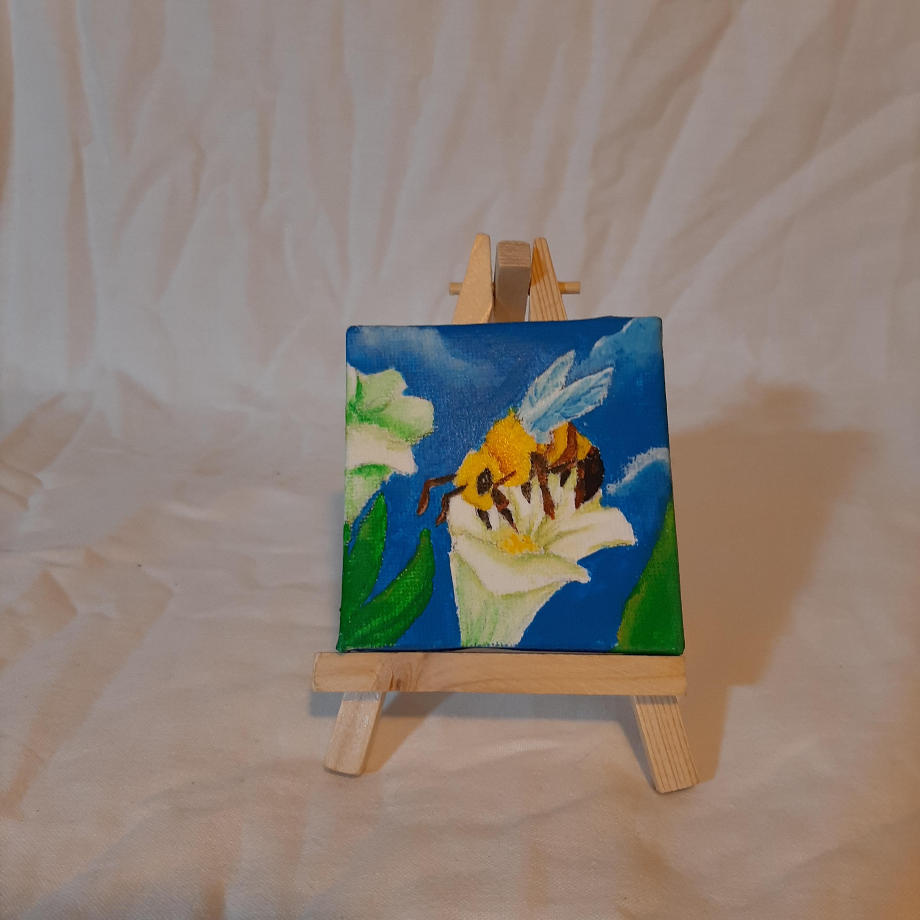 Minni bee painting from a little bee | Scrolller