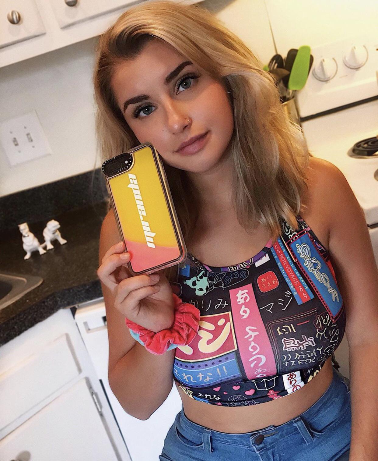 Miranda Jacklyn | Scrolller