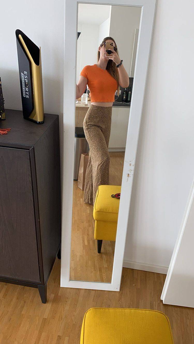 Mirror mirror... | Scrolller