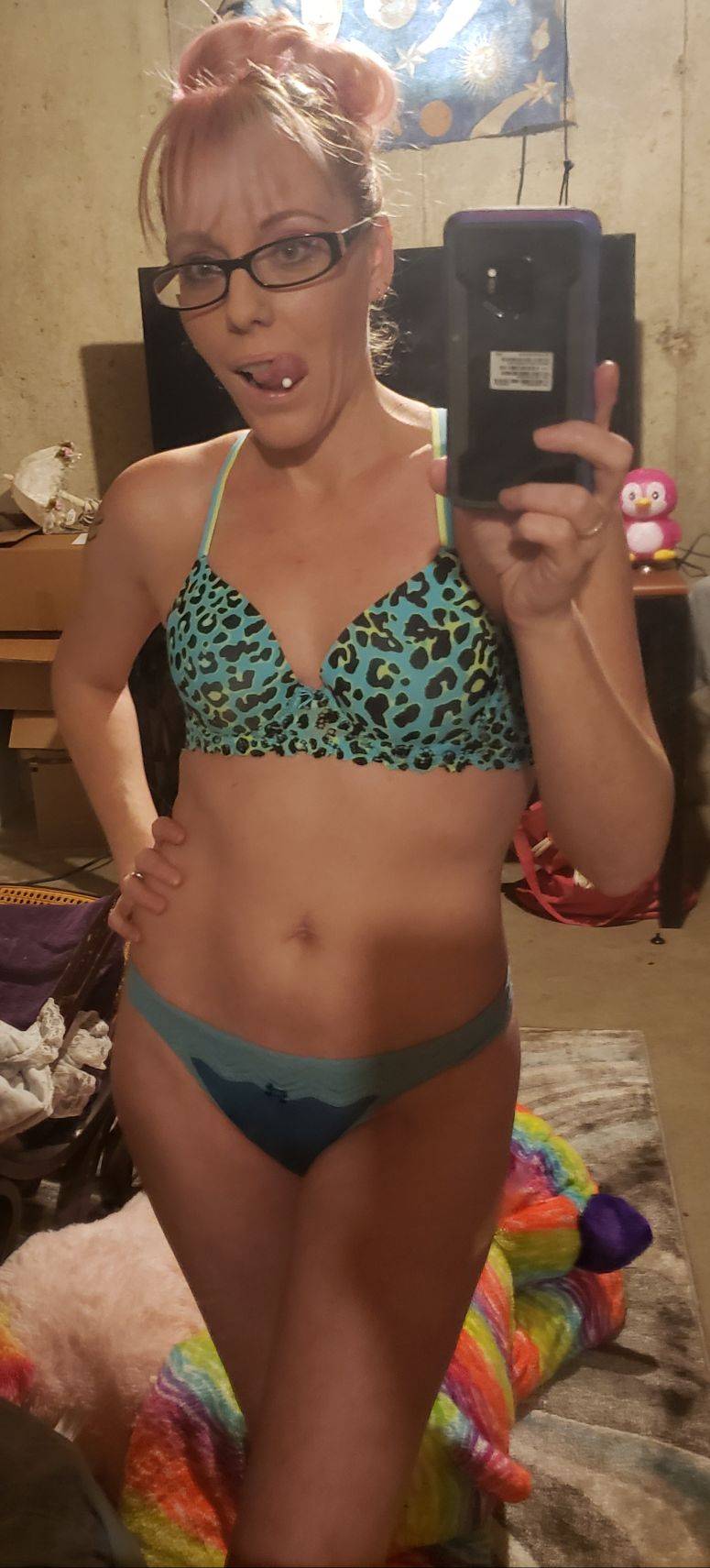 Mirror mirror on the wall, whos the sluttiest of them all? | Scrolller