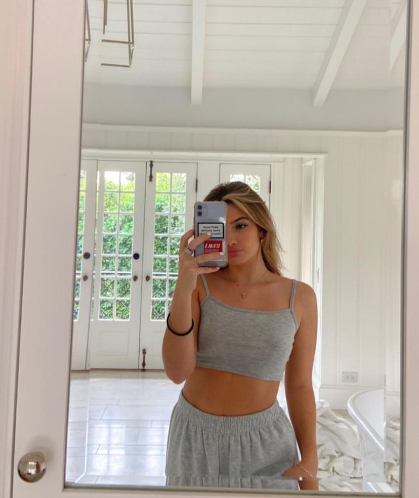 Mirror selfie | Scrolller