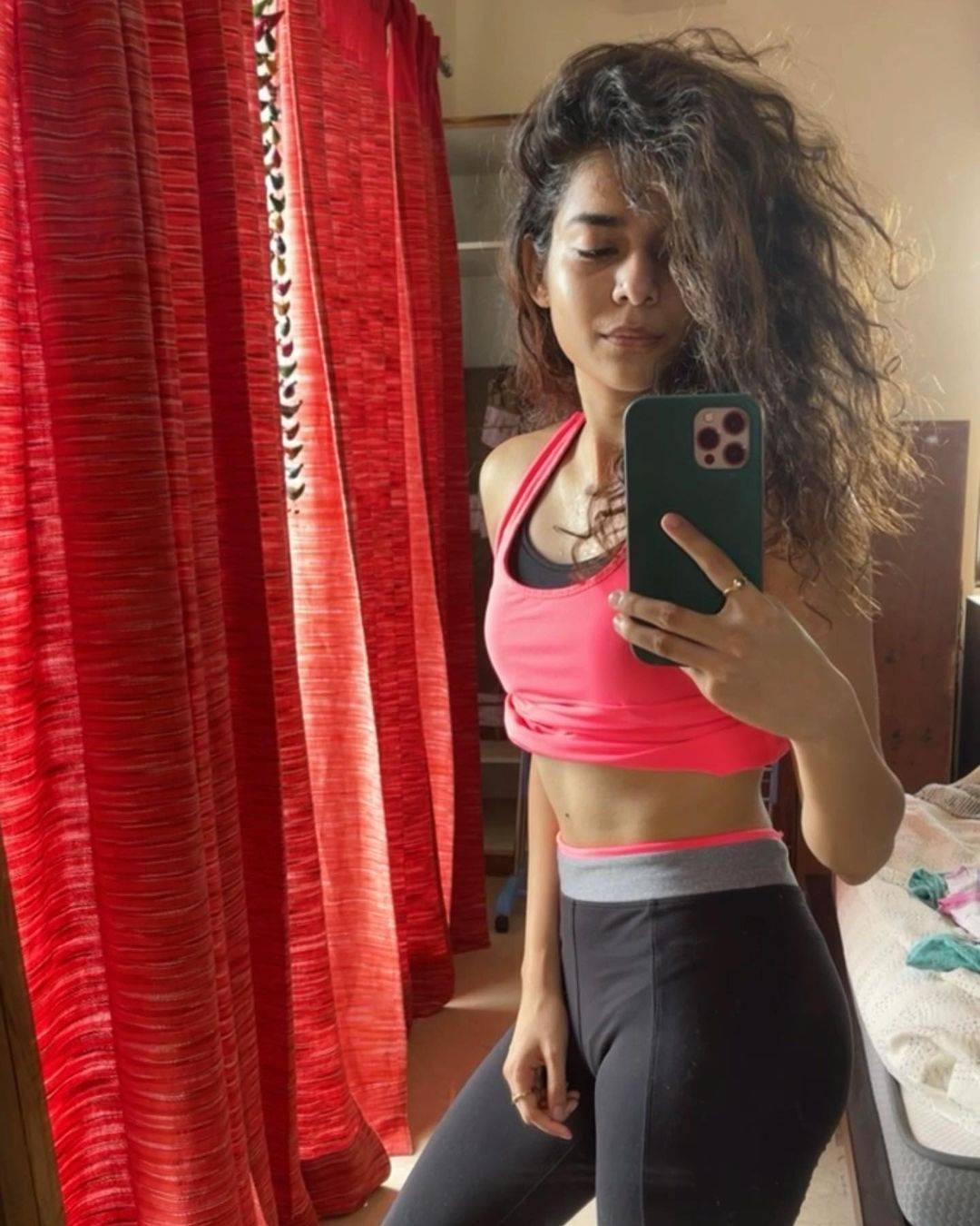 Mithila palkar, addicted to fitness | Scrolller