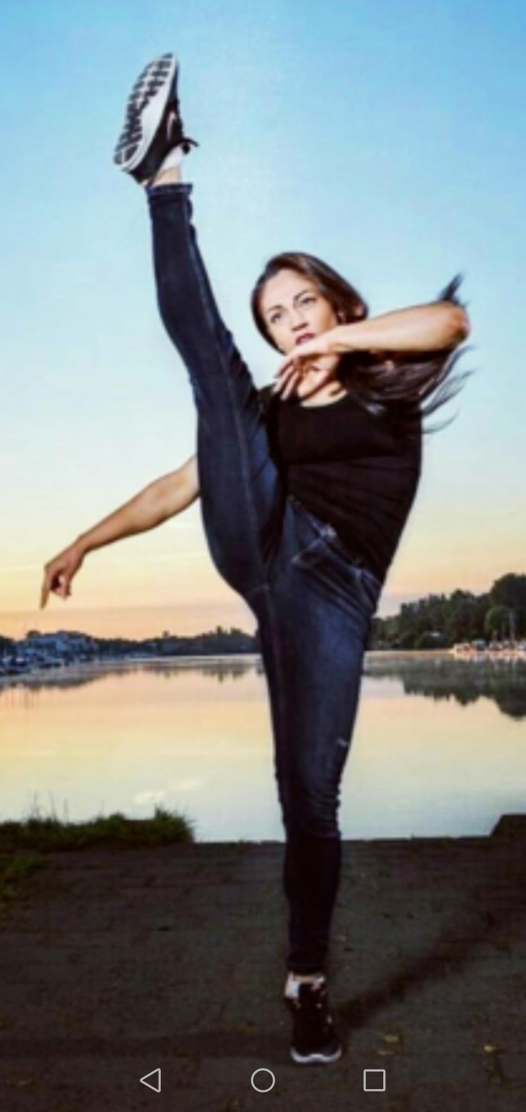 MMA Fighter Girl with great technique | Scrolller