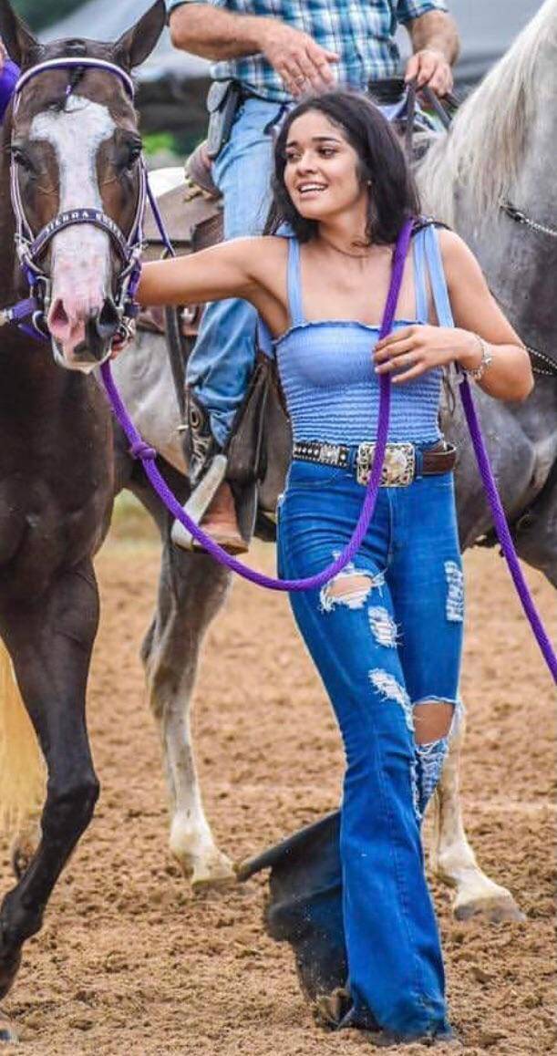 Mmm senorita | Scrolller