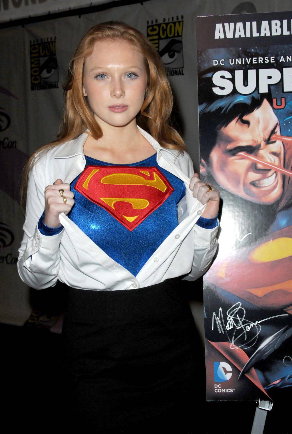 Molly Quinn | Scrolller