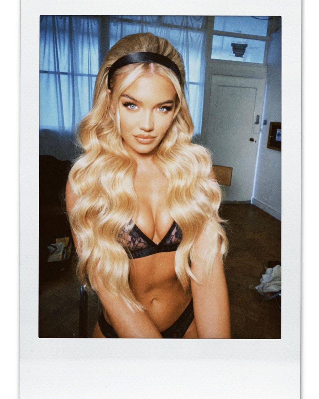 Molly Smith | Scrolller