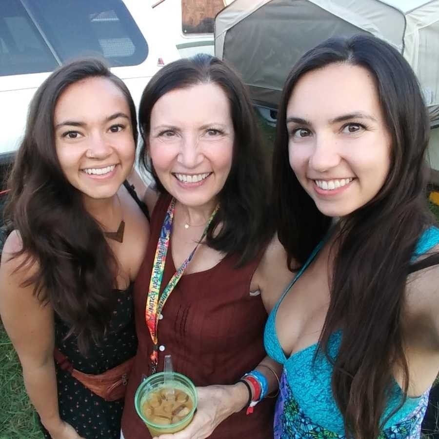 Mom and Daughters | Scrolller