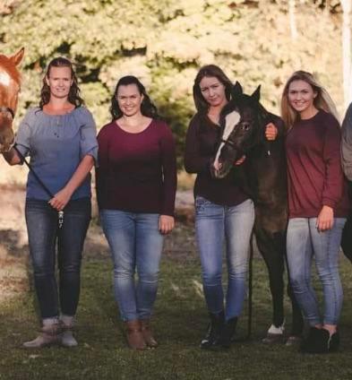 Mom and her daughters [4] | Scrolller