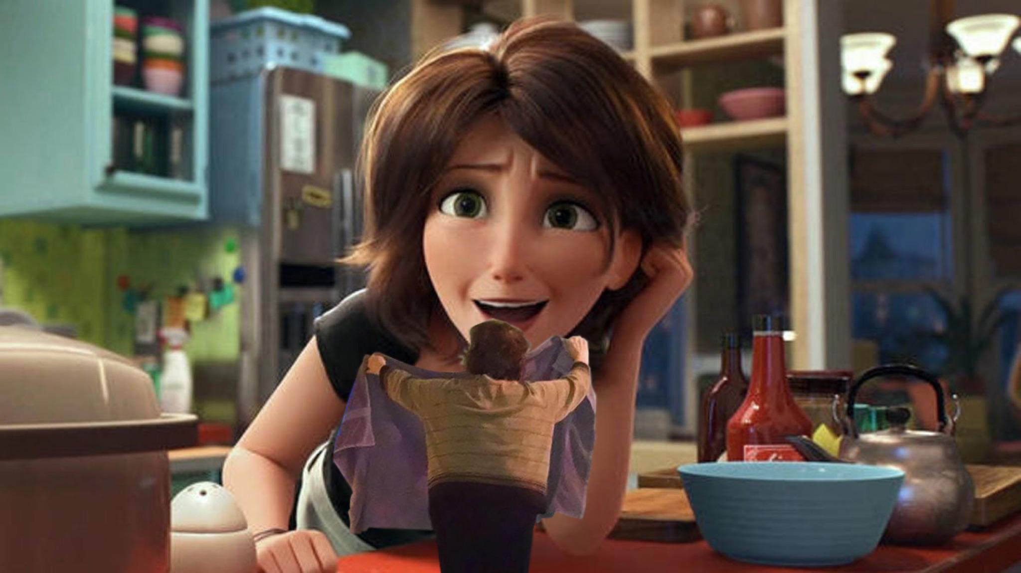 Mom censors Aunt Cass | Scrolller