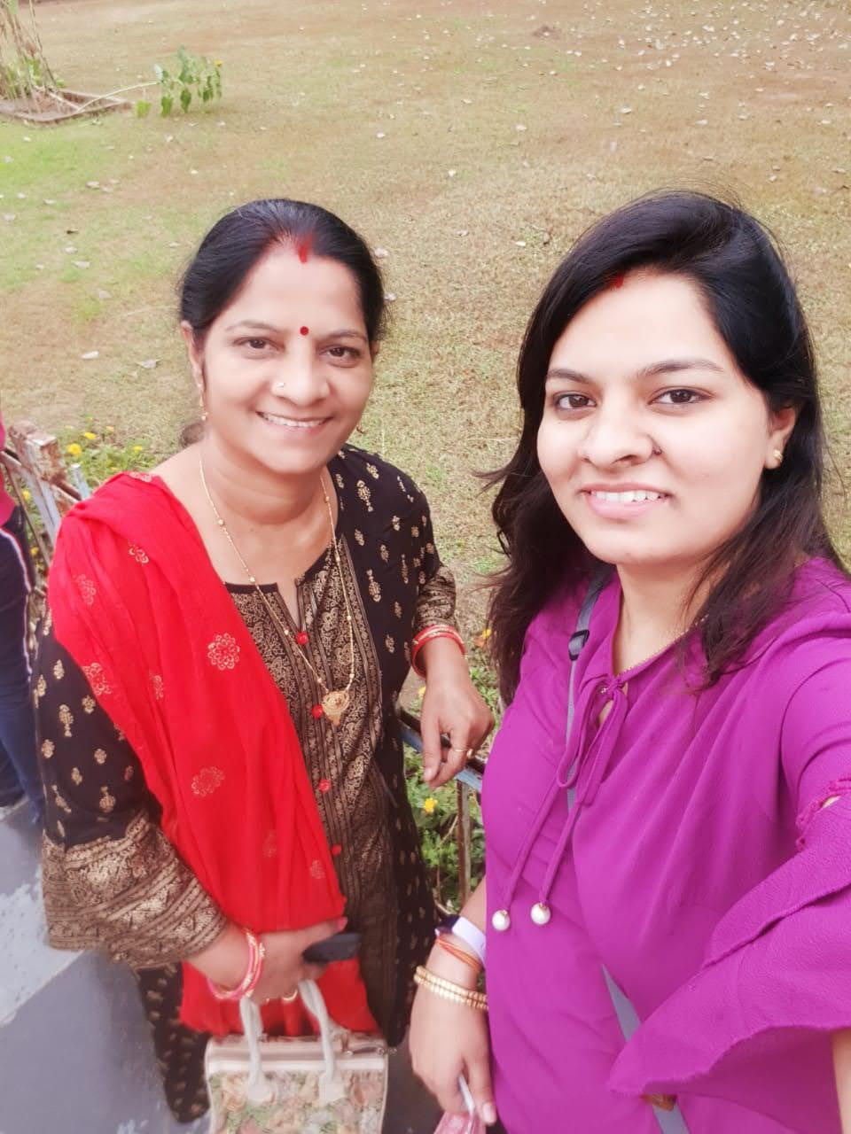 Mom Or Sis Scrolller