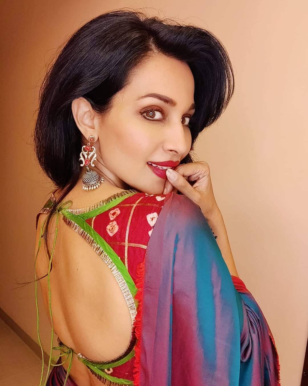 Mommy inviting me to her room🤤 | Scrolller