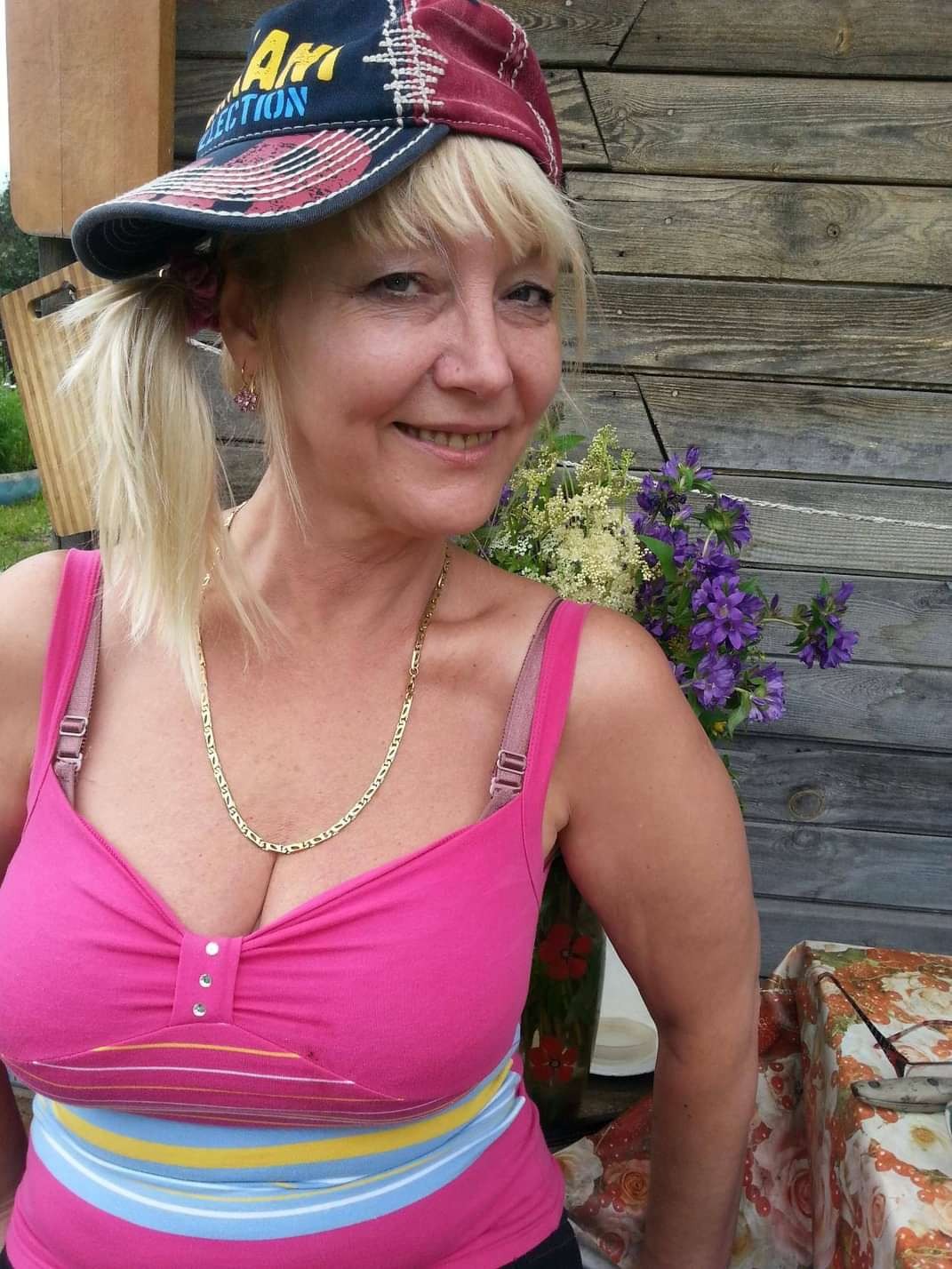 Mommy need some cum help her out 💦💦💦 | Scrolller