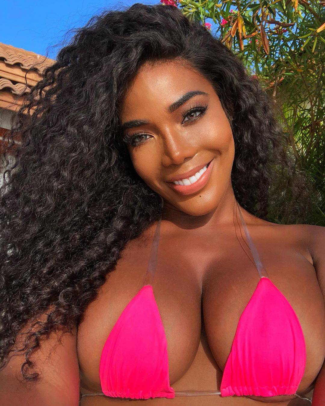 Monifa Jansen | Scrolller