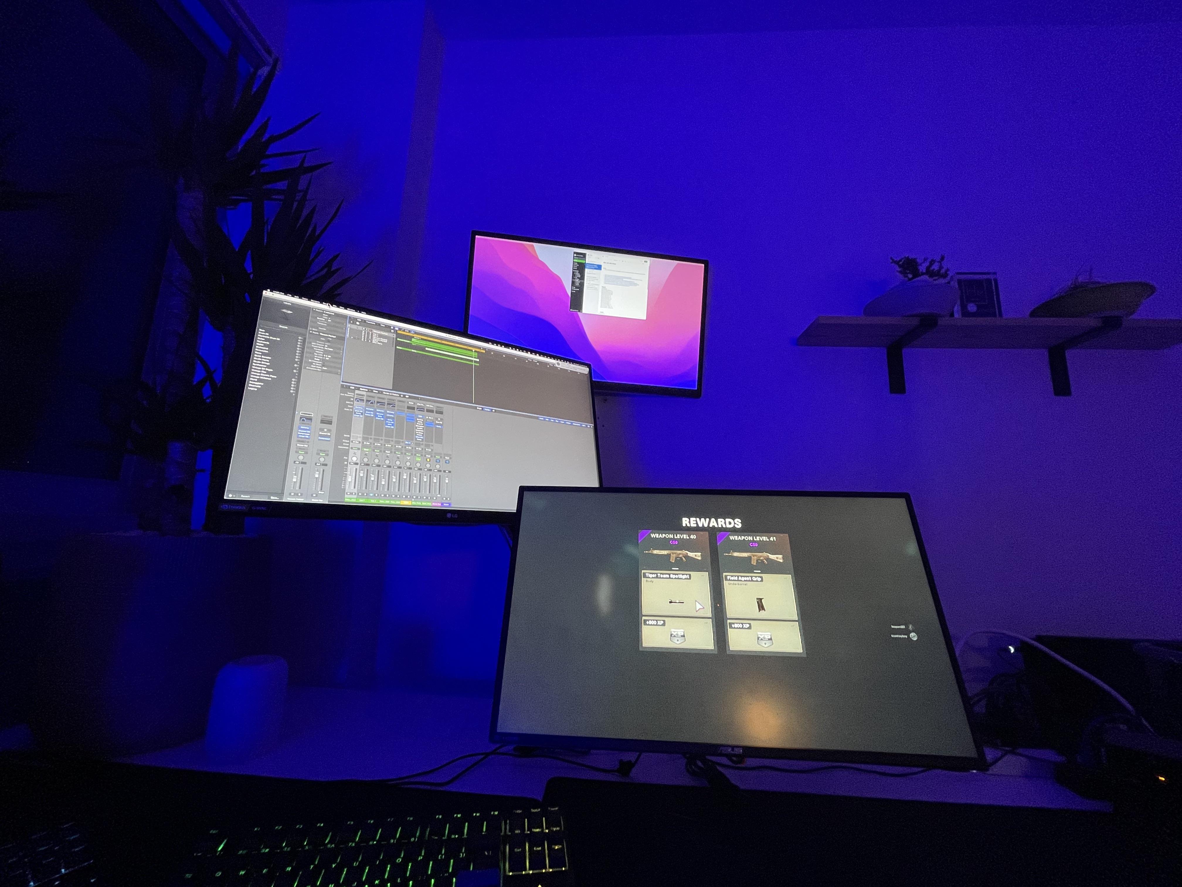 Monitor arms let me stack them | Scrolller