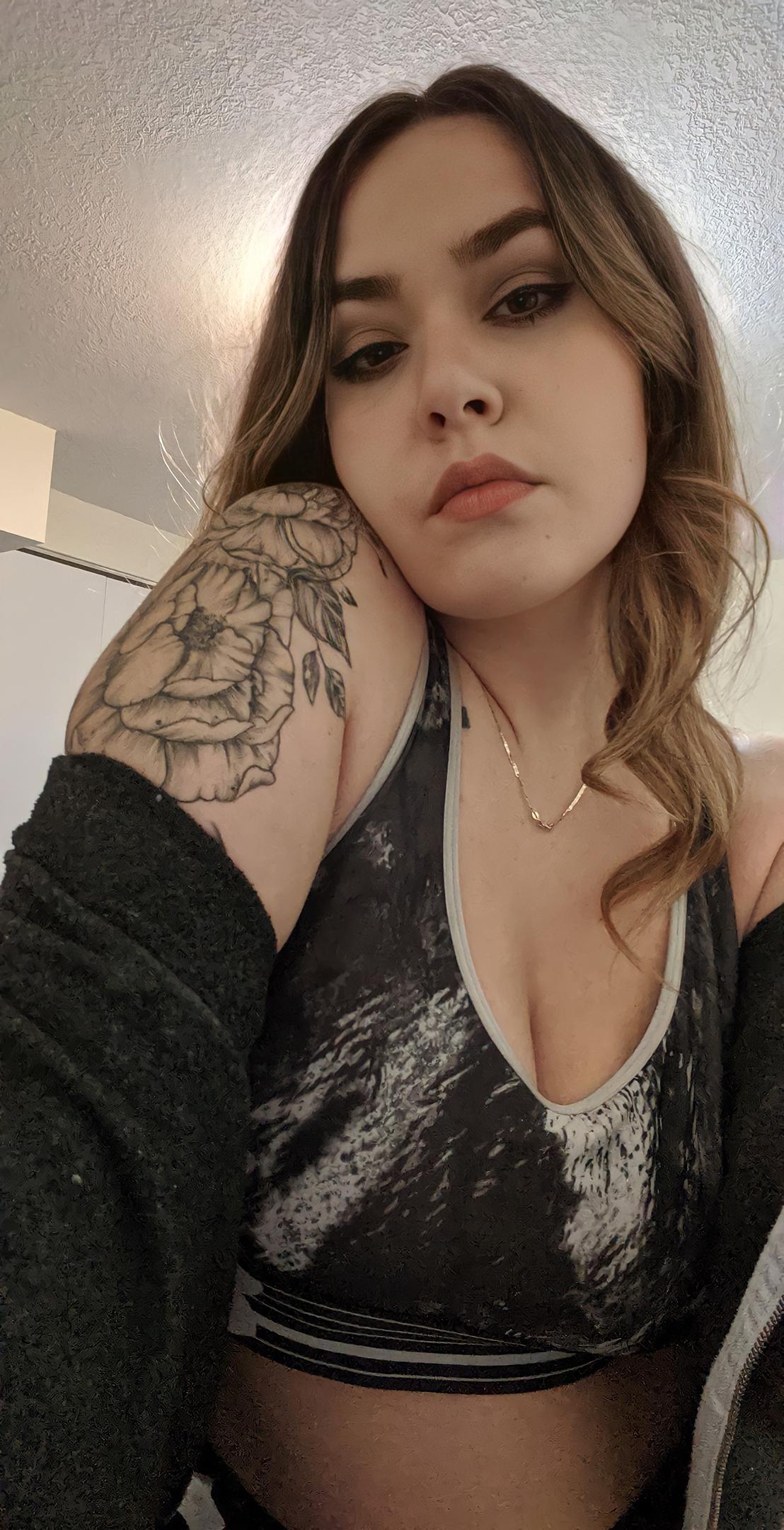 Moody [f26] | Scrolller