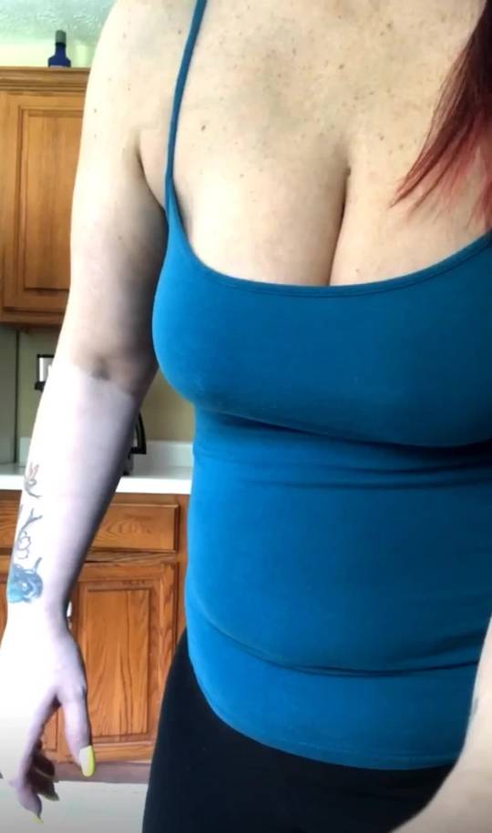 moon and twerk | Scrolller