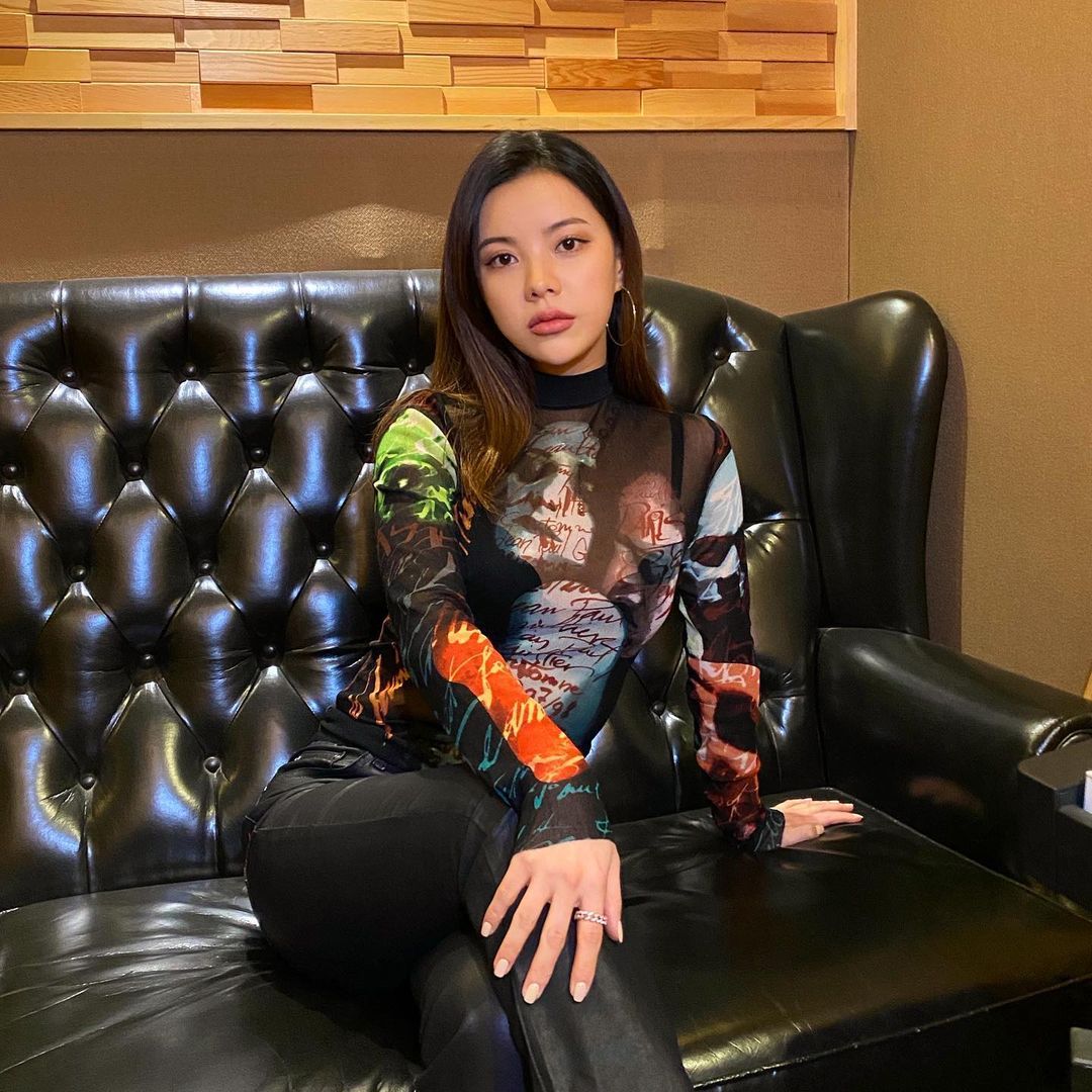 Moon Sujin | Scrolller