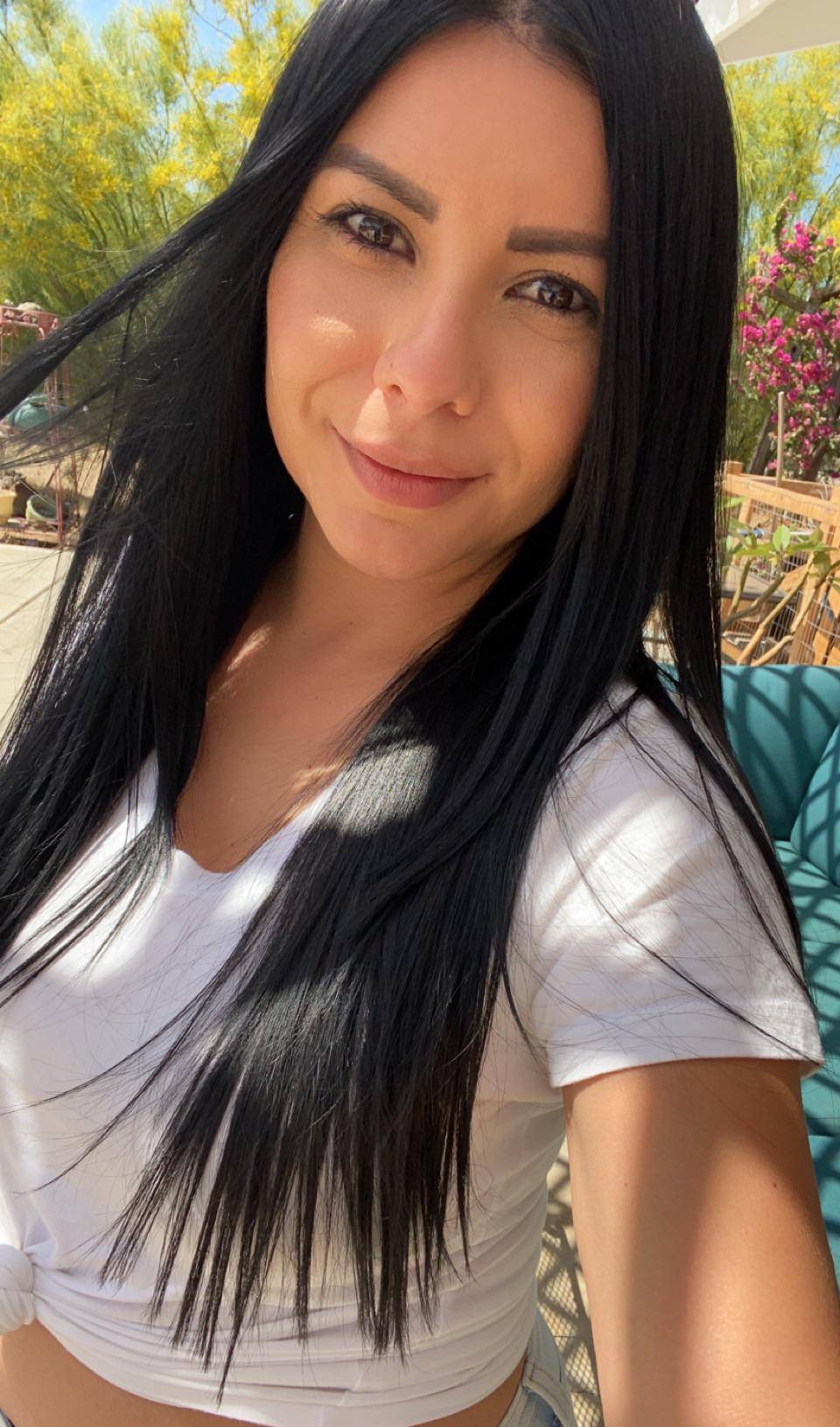 More of a natural look selfie. It’s a beautiful day to be grateful! (35f) | Scrolller