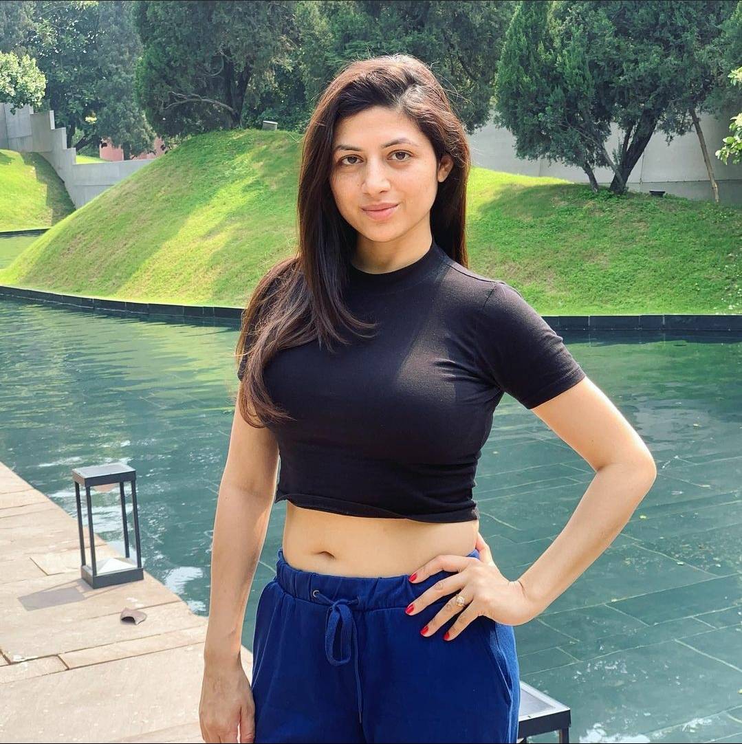 Most under rated beauty pooja ji | Scrolller