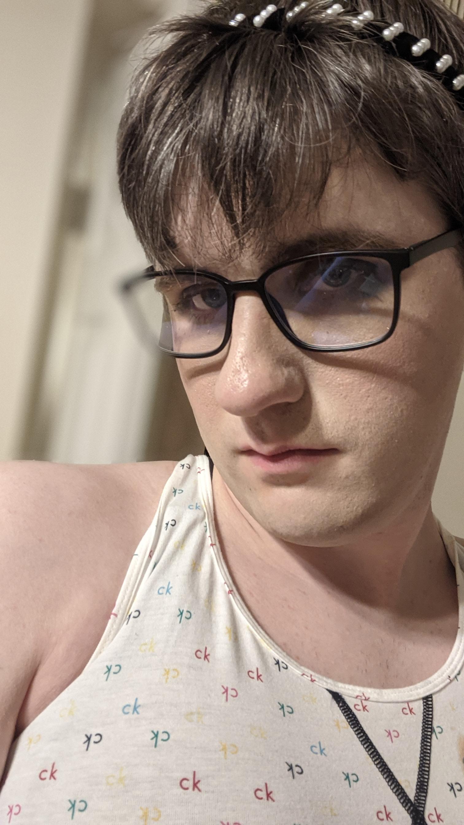 MtF Pre-HRT. Tried doing my make-up. | Scrolller