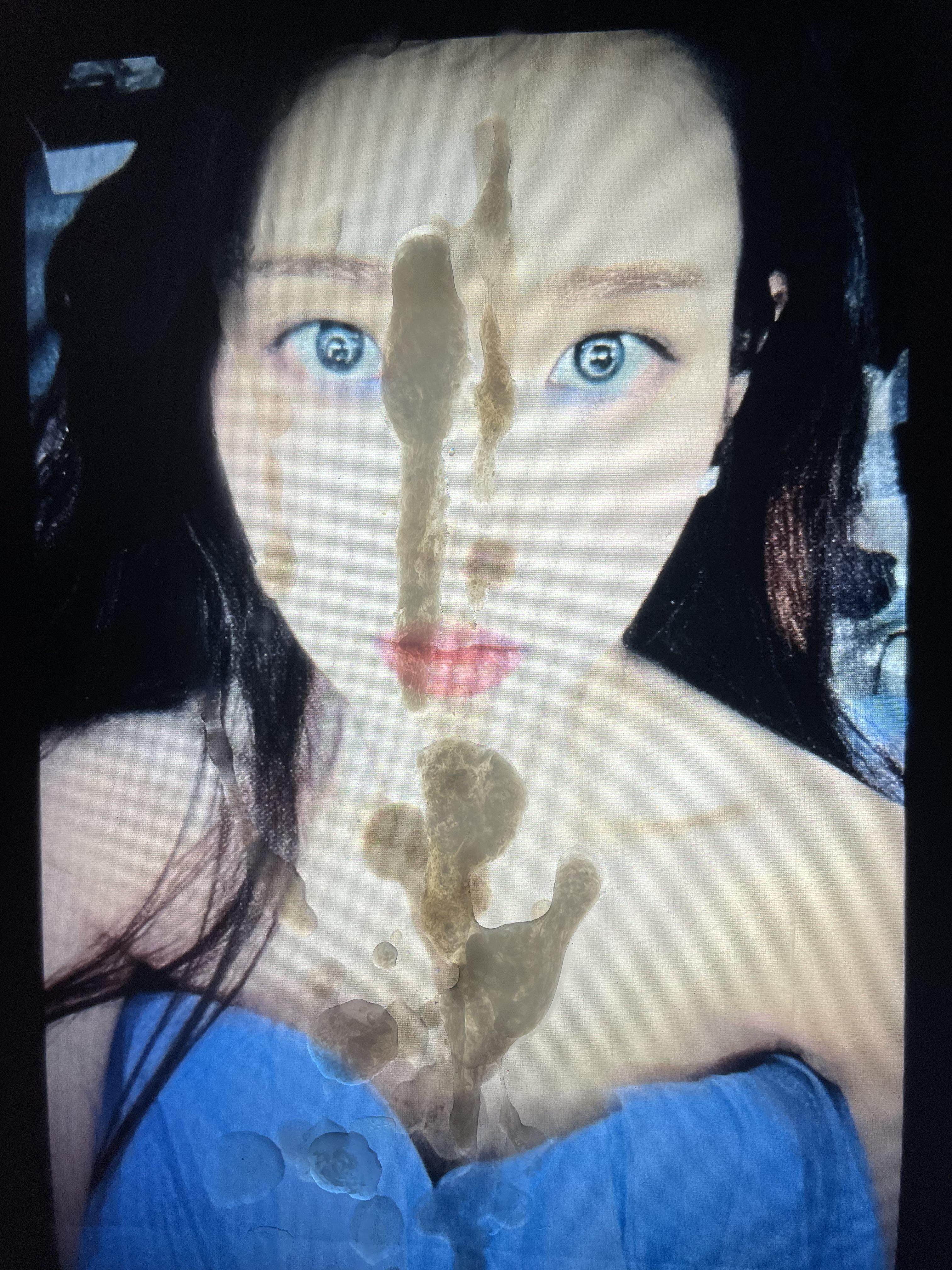 Multiple loads for IU ️ | Scrolller