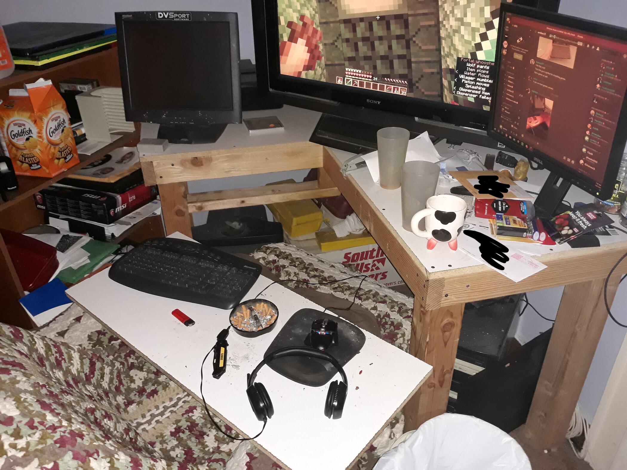 My buddy’s setup. Very classy. The 3rd monitor comes from a restaurant POS system. | Scrolller