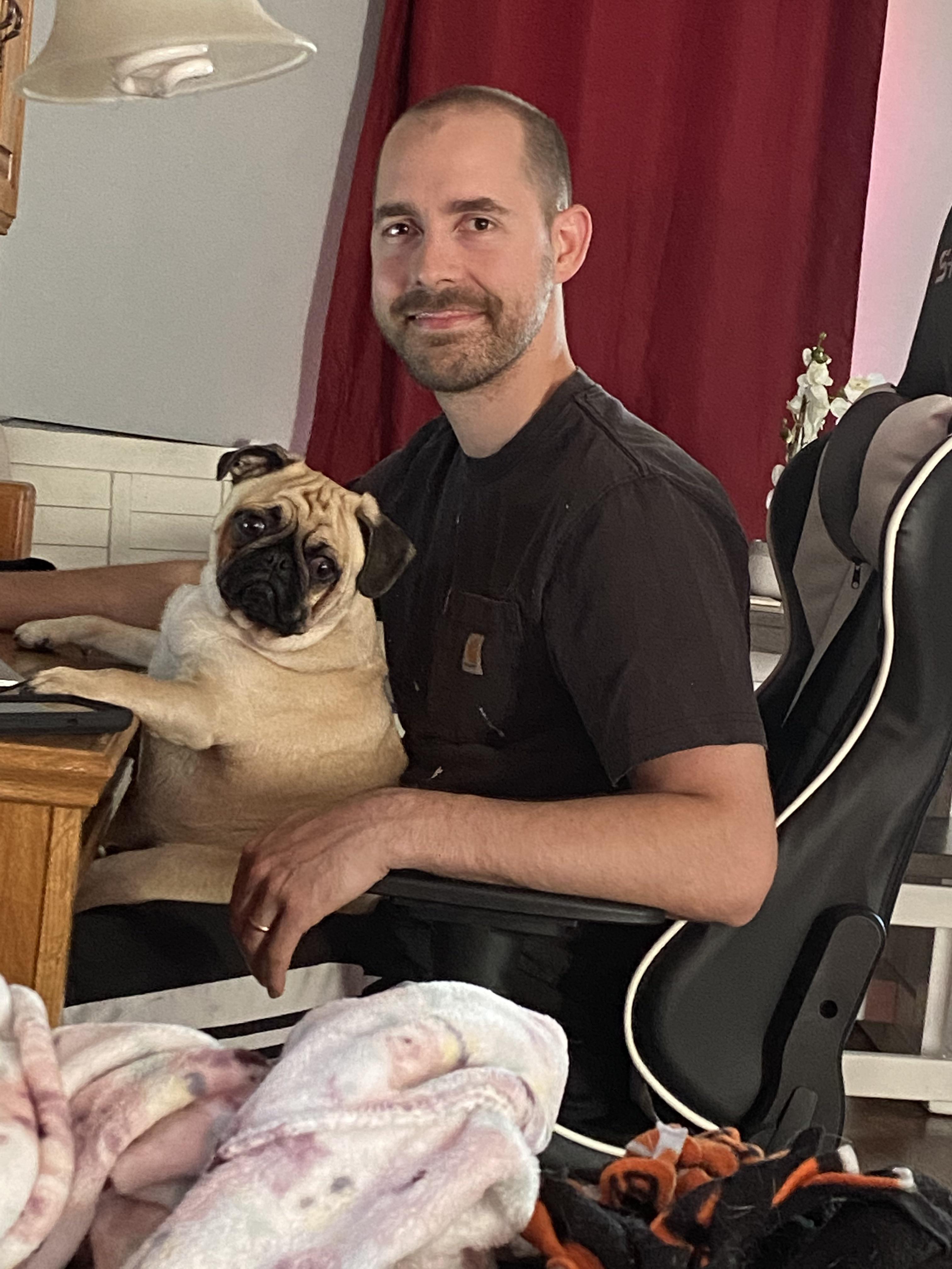 My chonky boy helping daddy on the computer | Scrolller