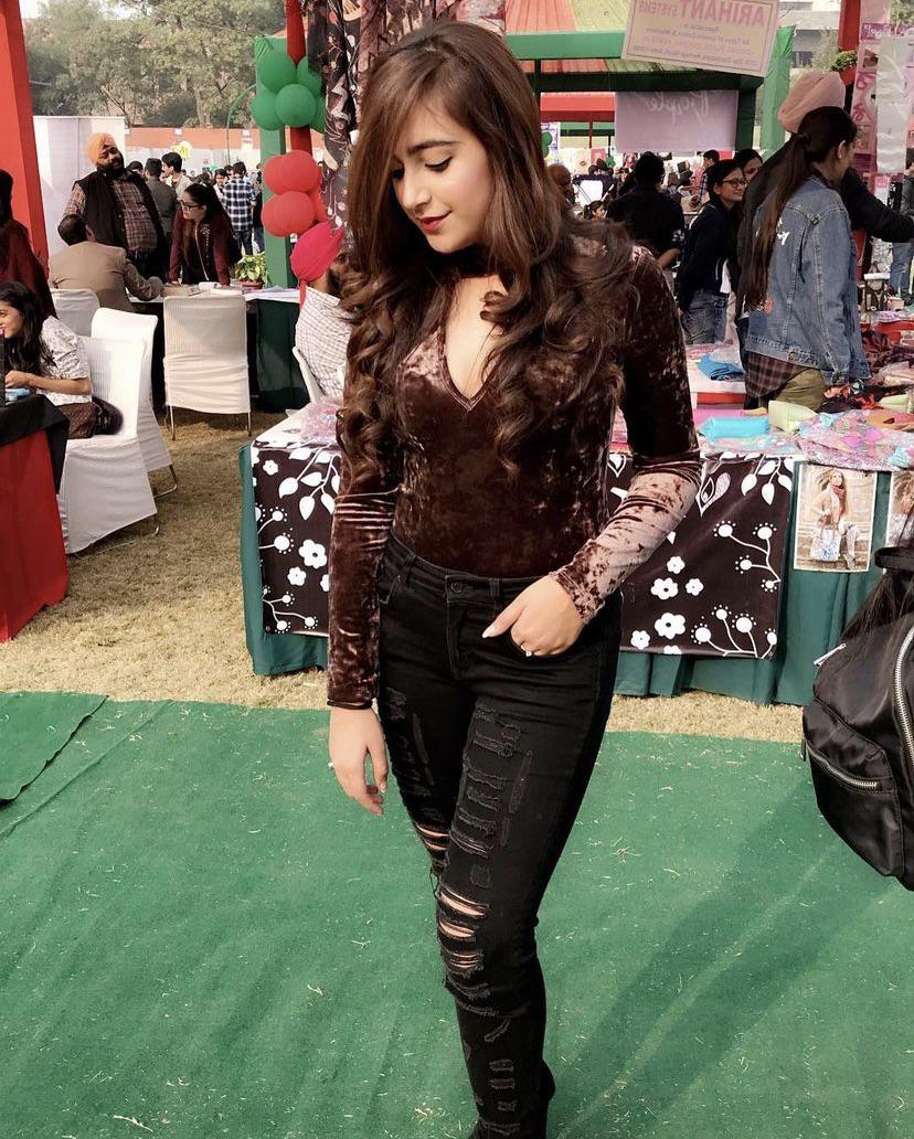 My classmate ( old pic ) | Scrolller