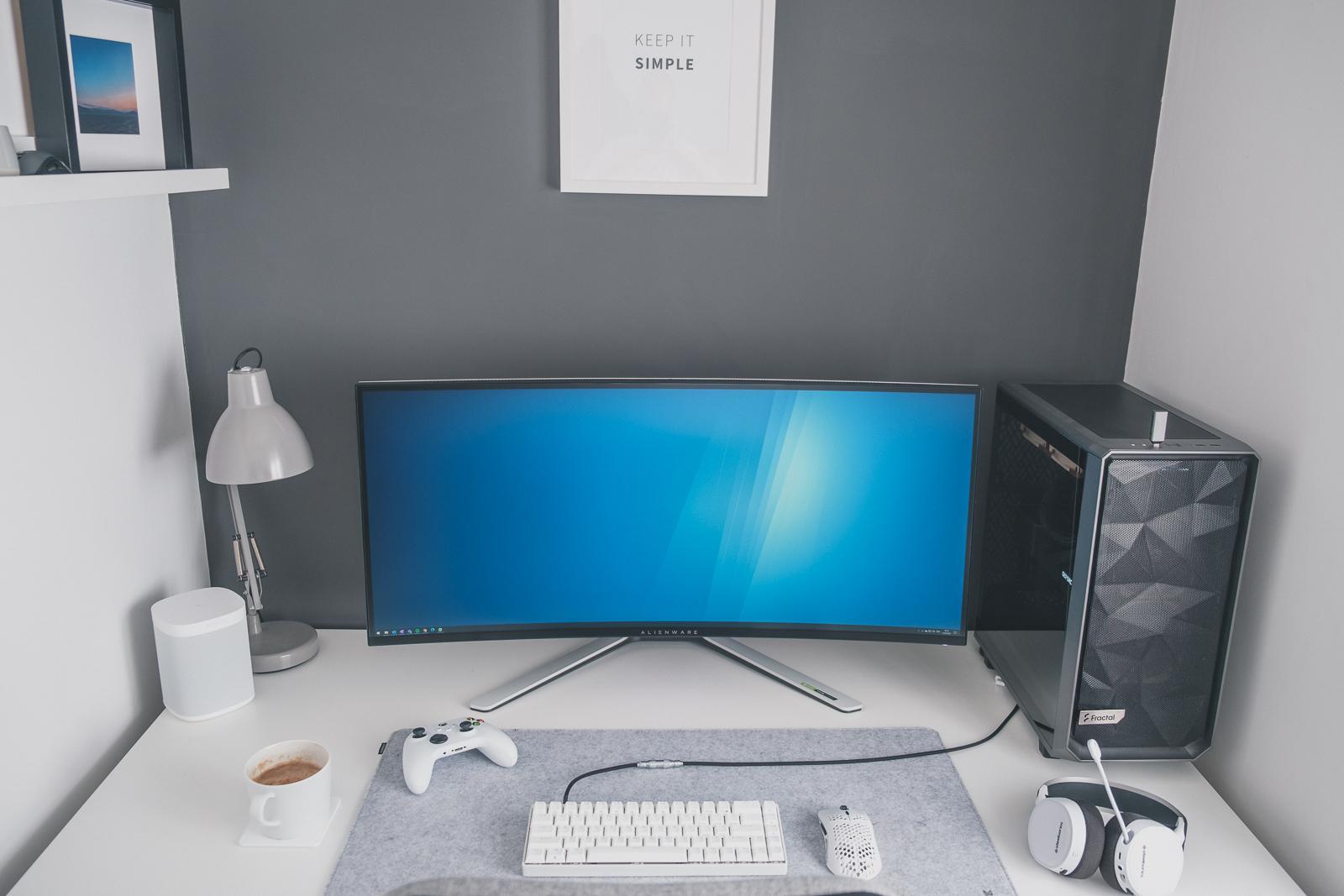 My Clean Setup V2 | Scrolller