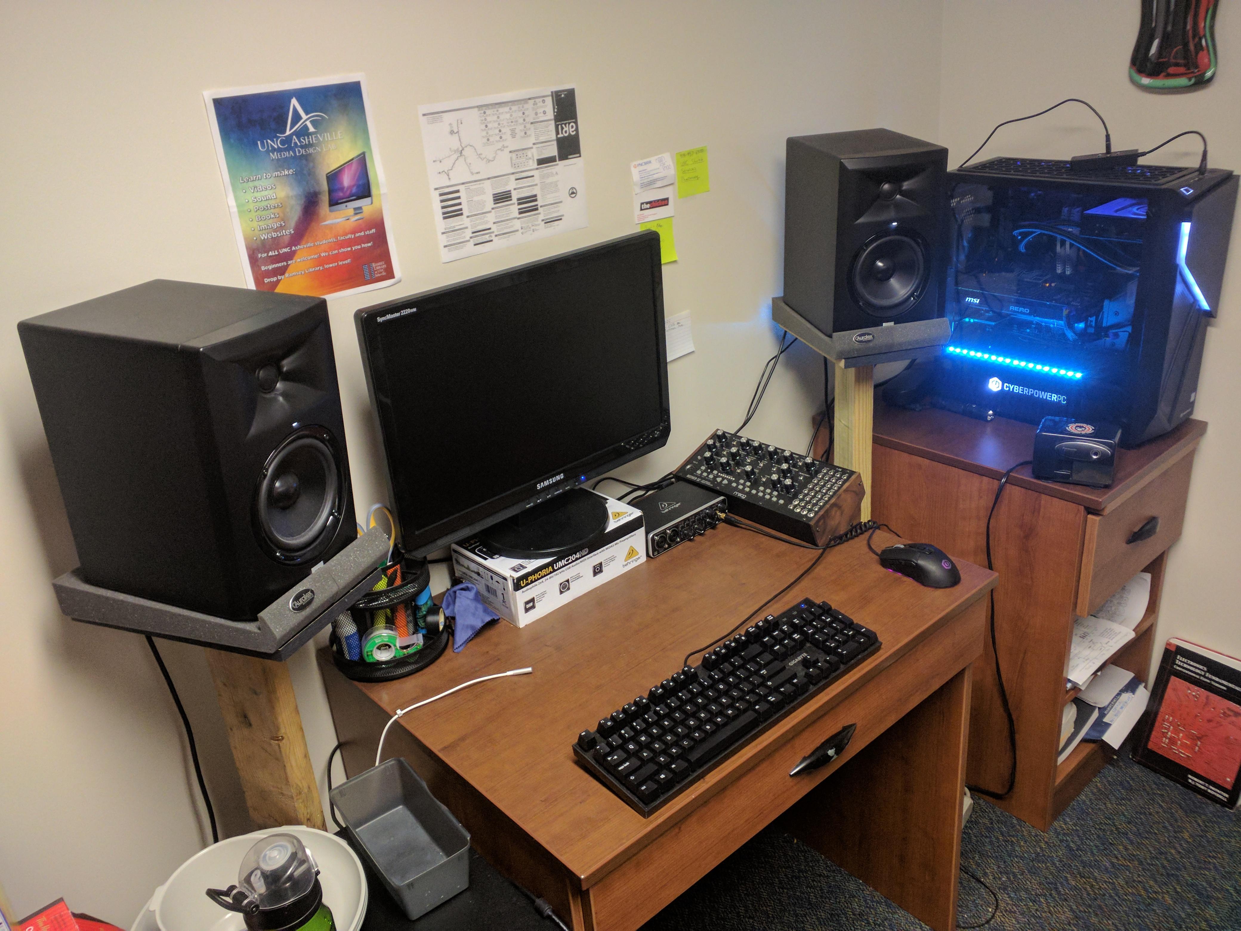 My dorm room setup for first semester... | Scrolller