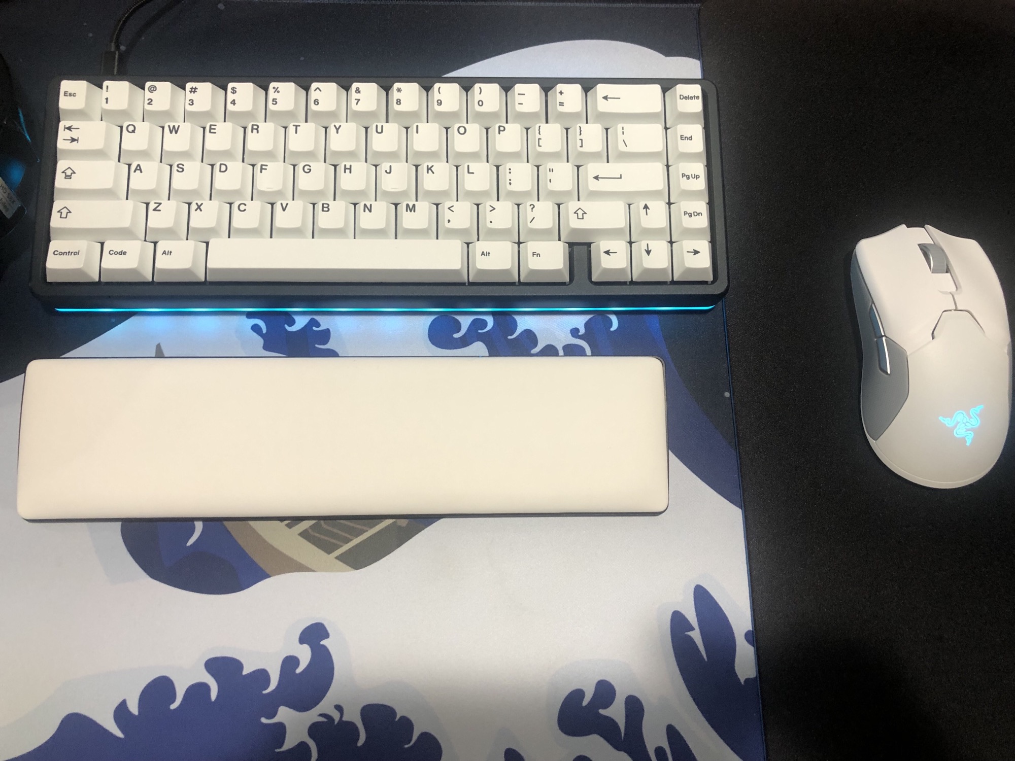 My Drop Alt HiPro with her New Keycaps | Scrolller