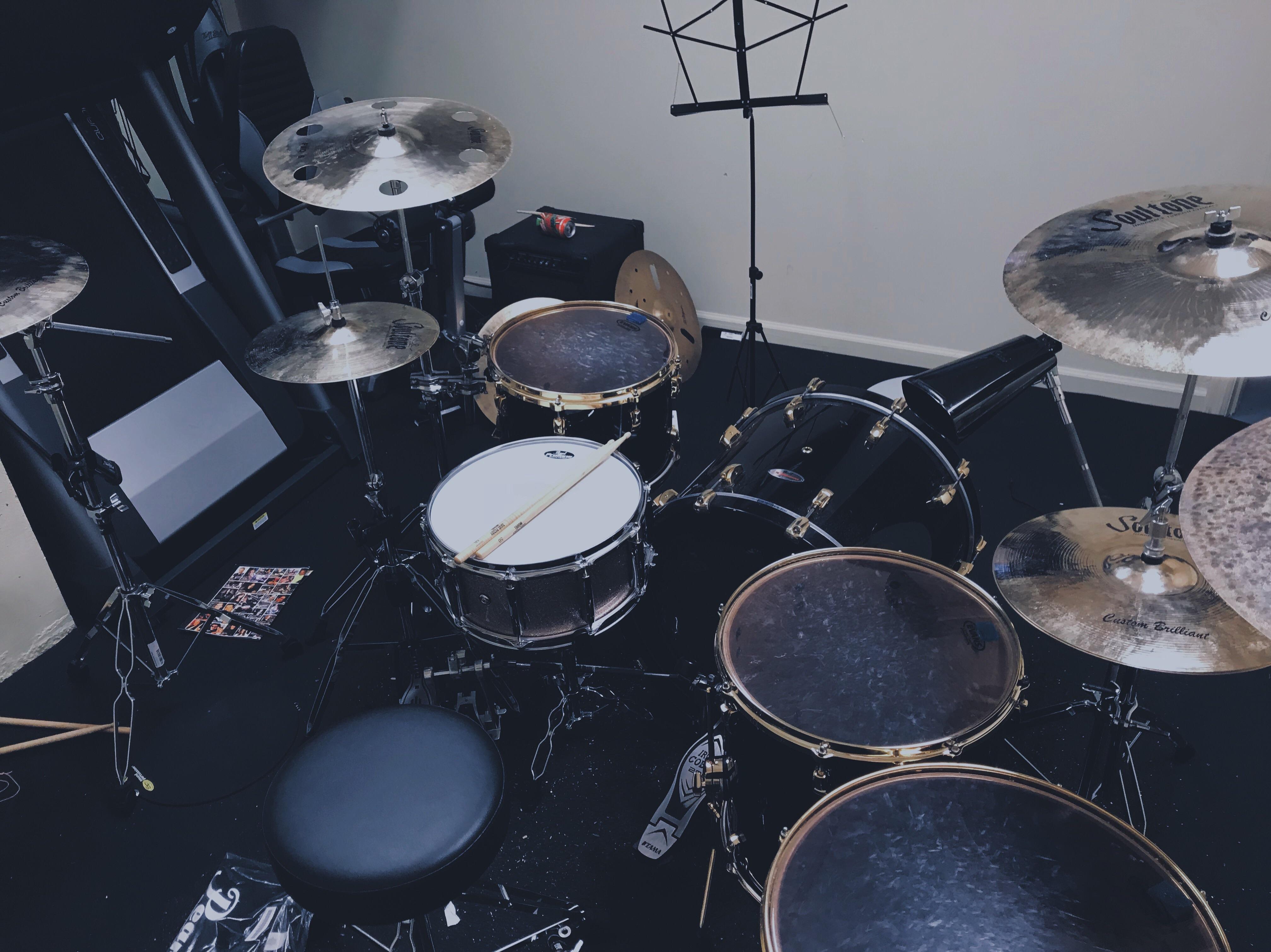 My drum kit 🥁 | Scrolller