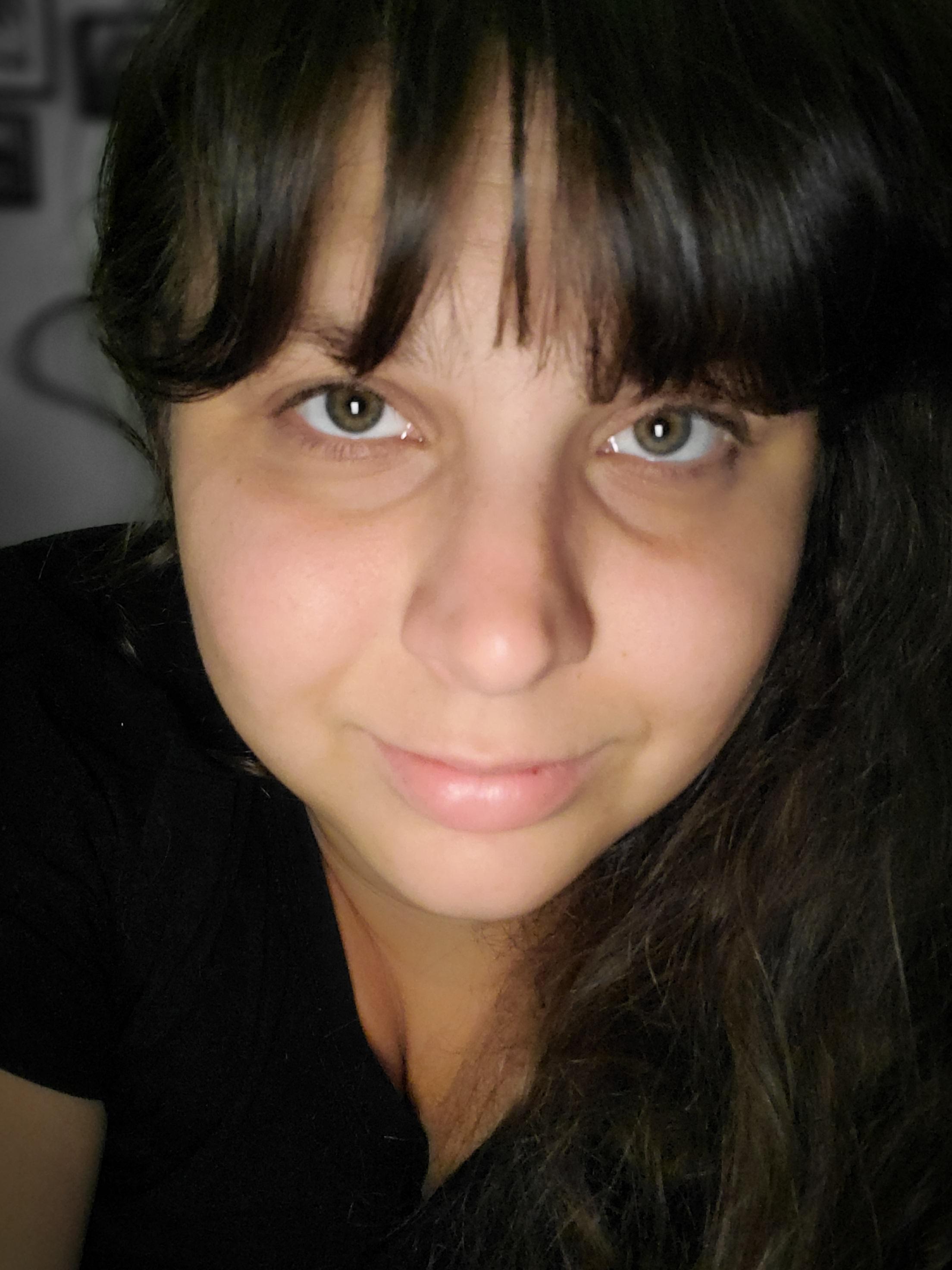 My eyes like to change color, today they're so green | Scrolller