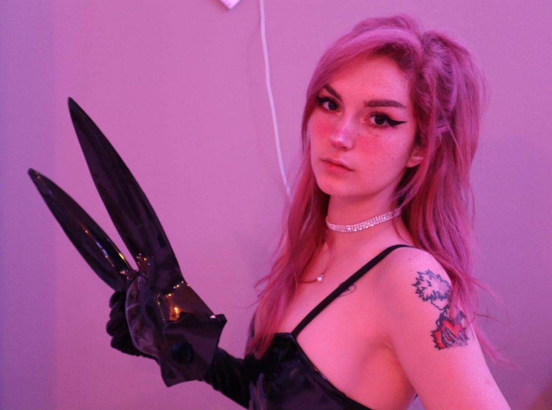 My fave girl, just wish her video quality was better! | Scrolller