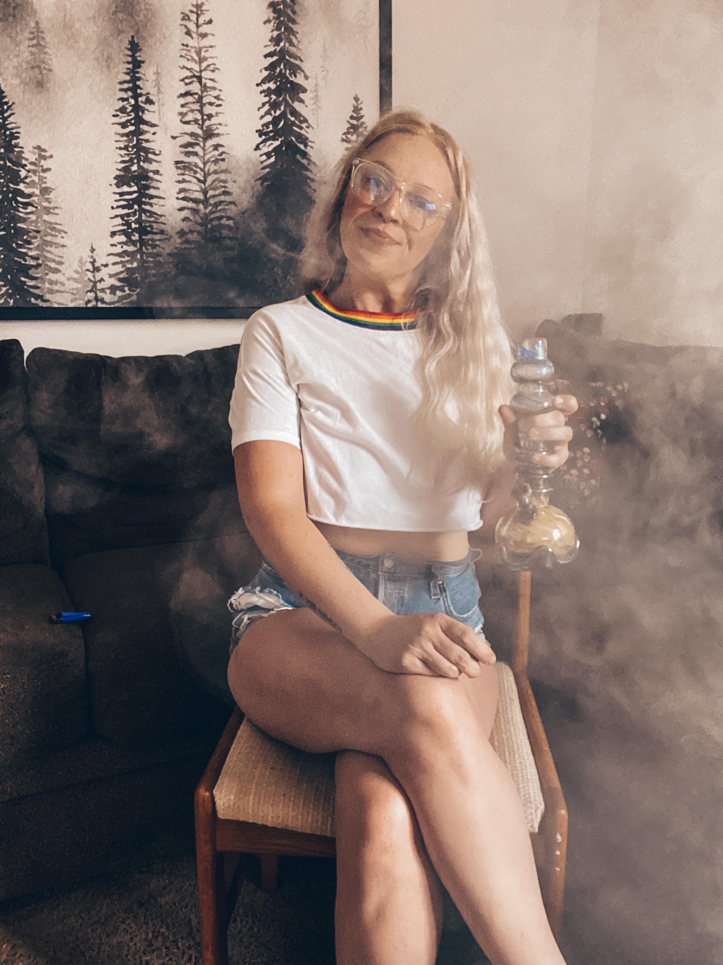 My favorite bong🥰😋 | Scrolller