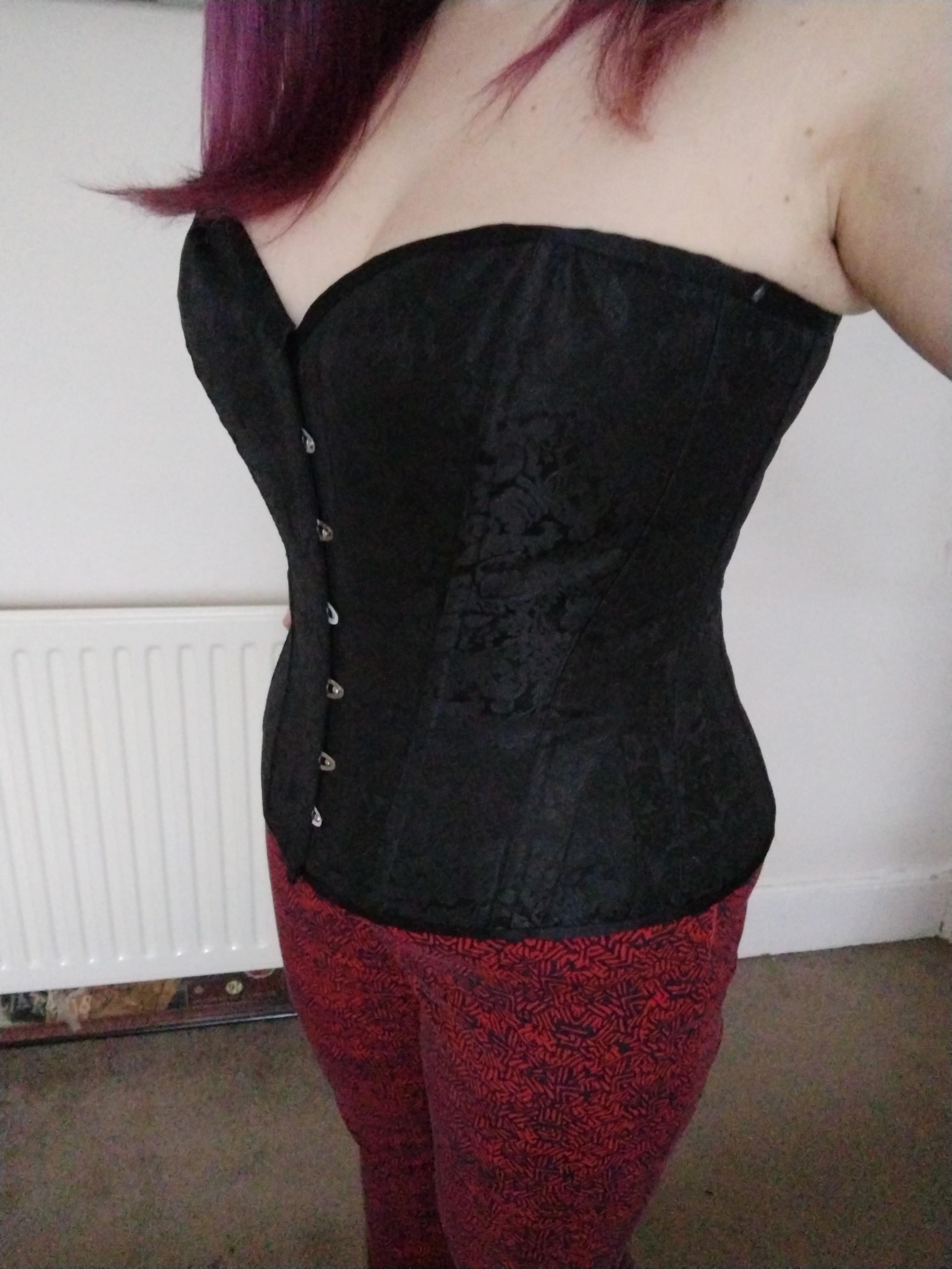 My favourite alt look - corsets! | Scrolller
