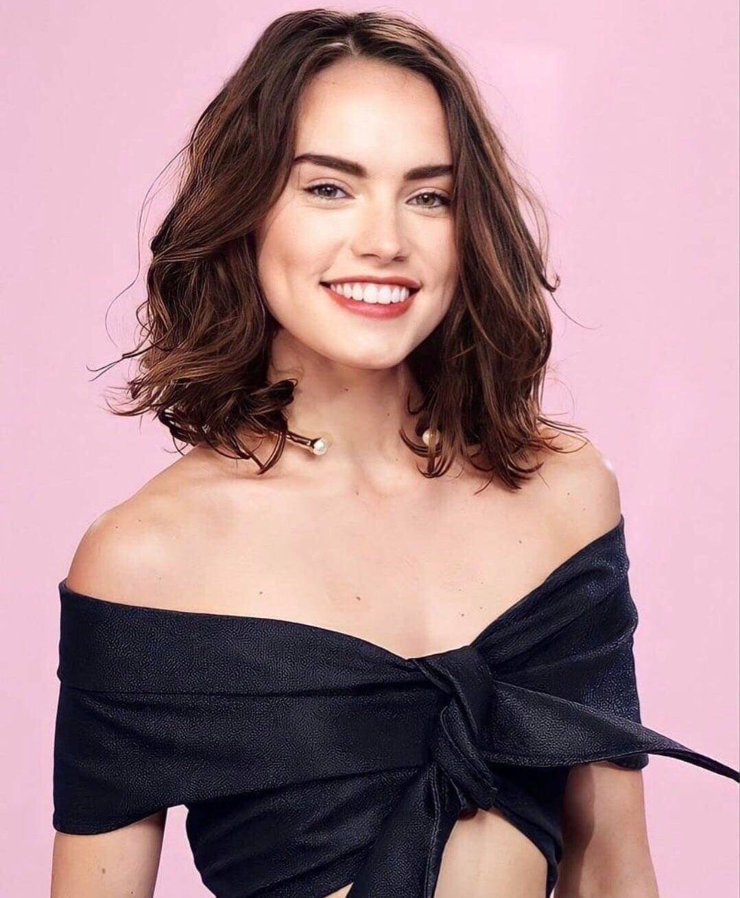 Really in the mood for a Daisy Ridley blowjob right about now | Scrolller