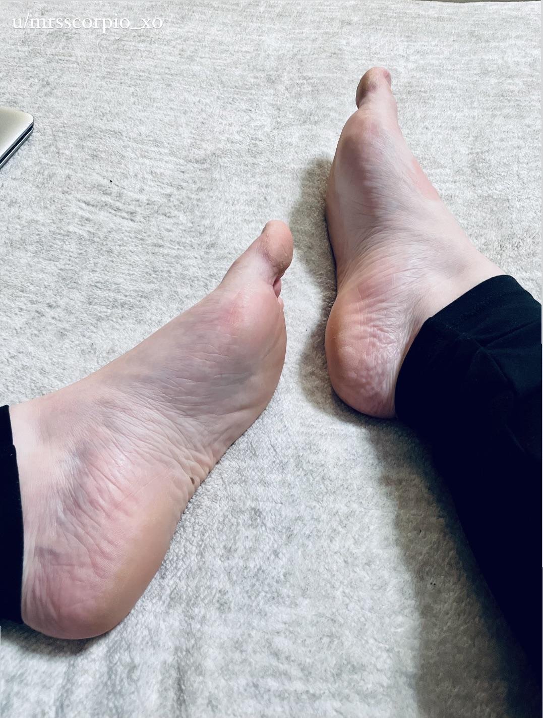 Been on my feet all day. Wanna come rub them for me? | Scrolller