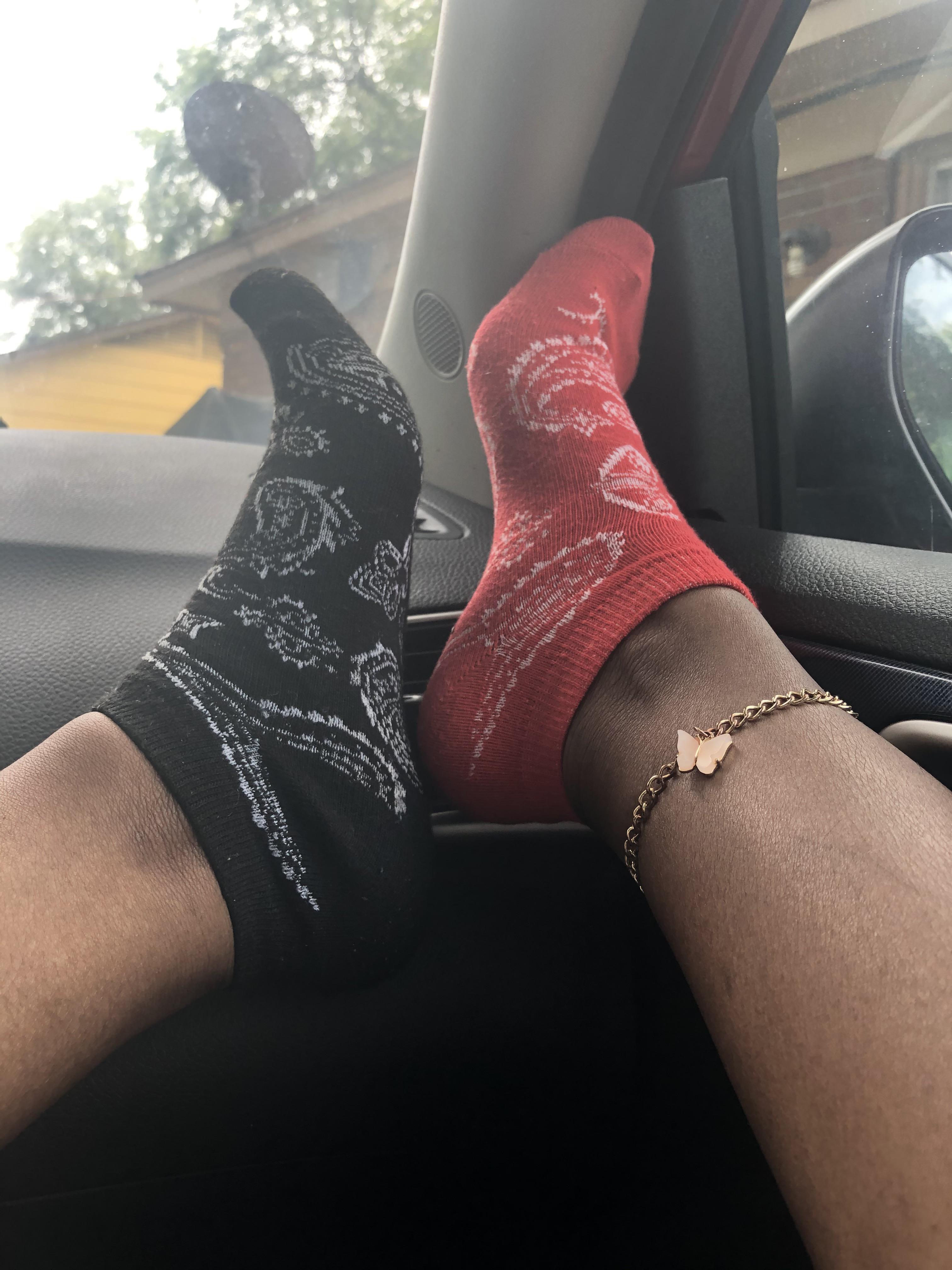 My feet stays on the dashboard 🥴 | Scrolller