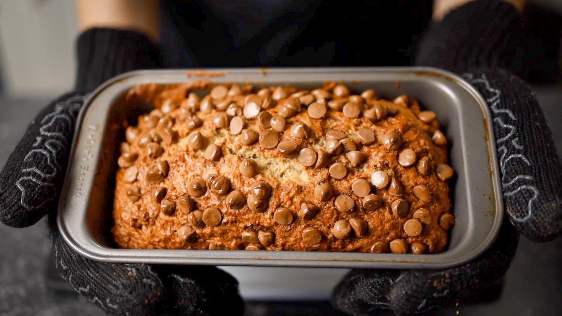 My Fiancé’s Chocolate Chip Banana Bread | Scrolller