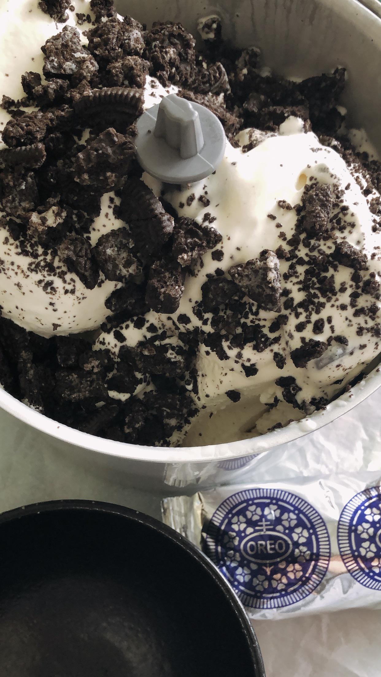 My first attempt at Cookies and Cream ice cream! | Scrolller