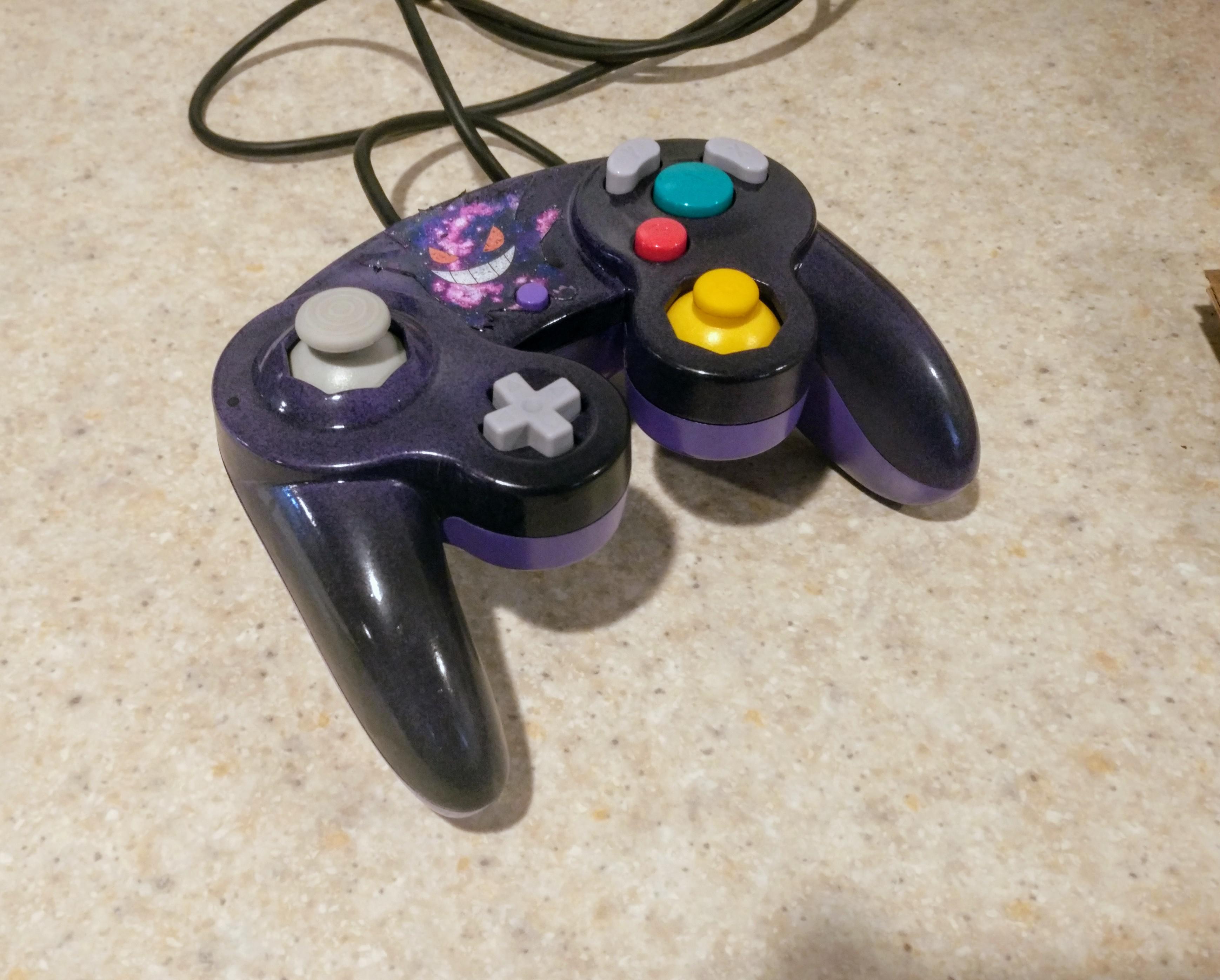 My first custom controller, made for a friend | Scrolller