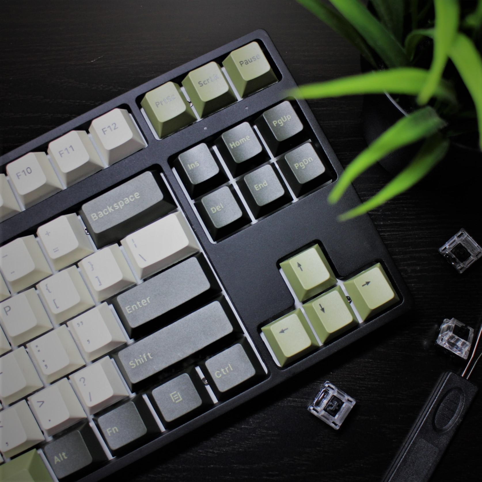 My first custom keyboard | Scrolller