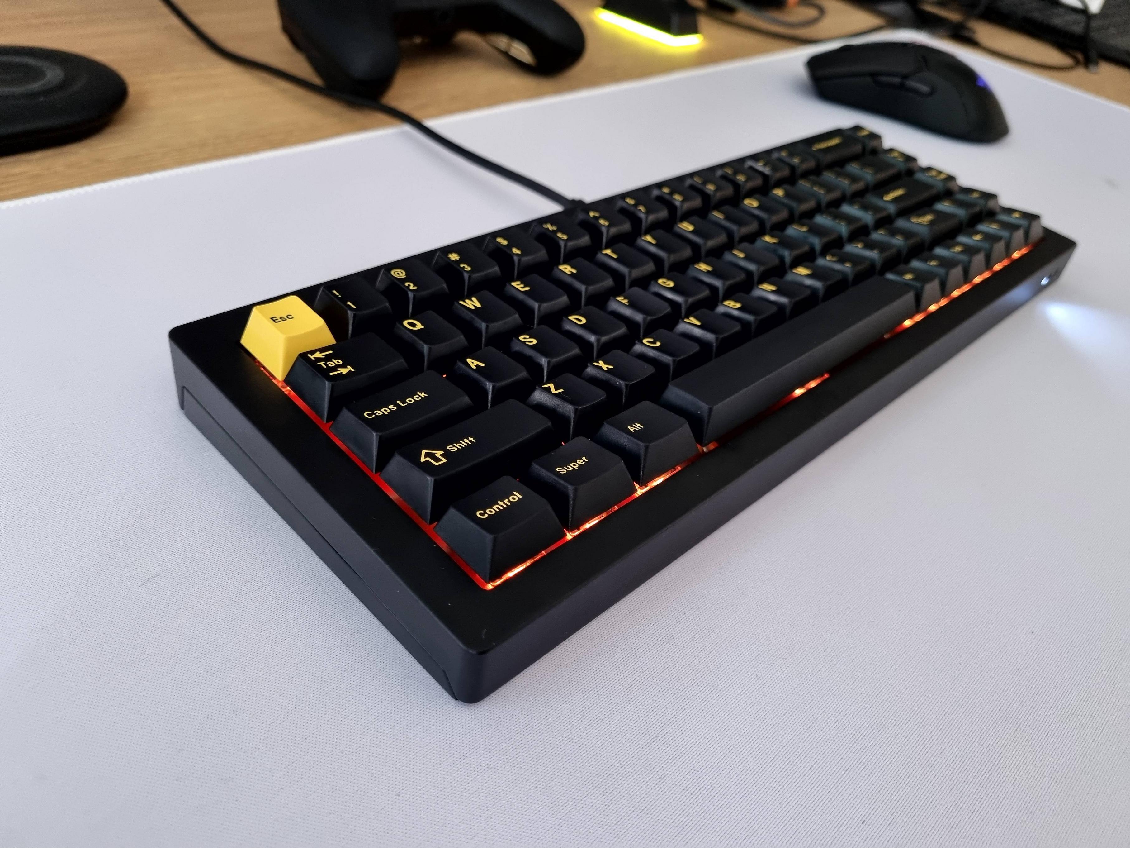 My first custom keyboard build from scratch! | Scrolller