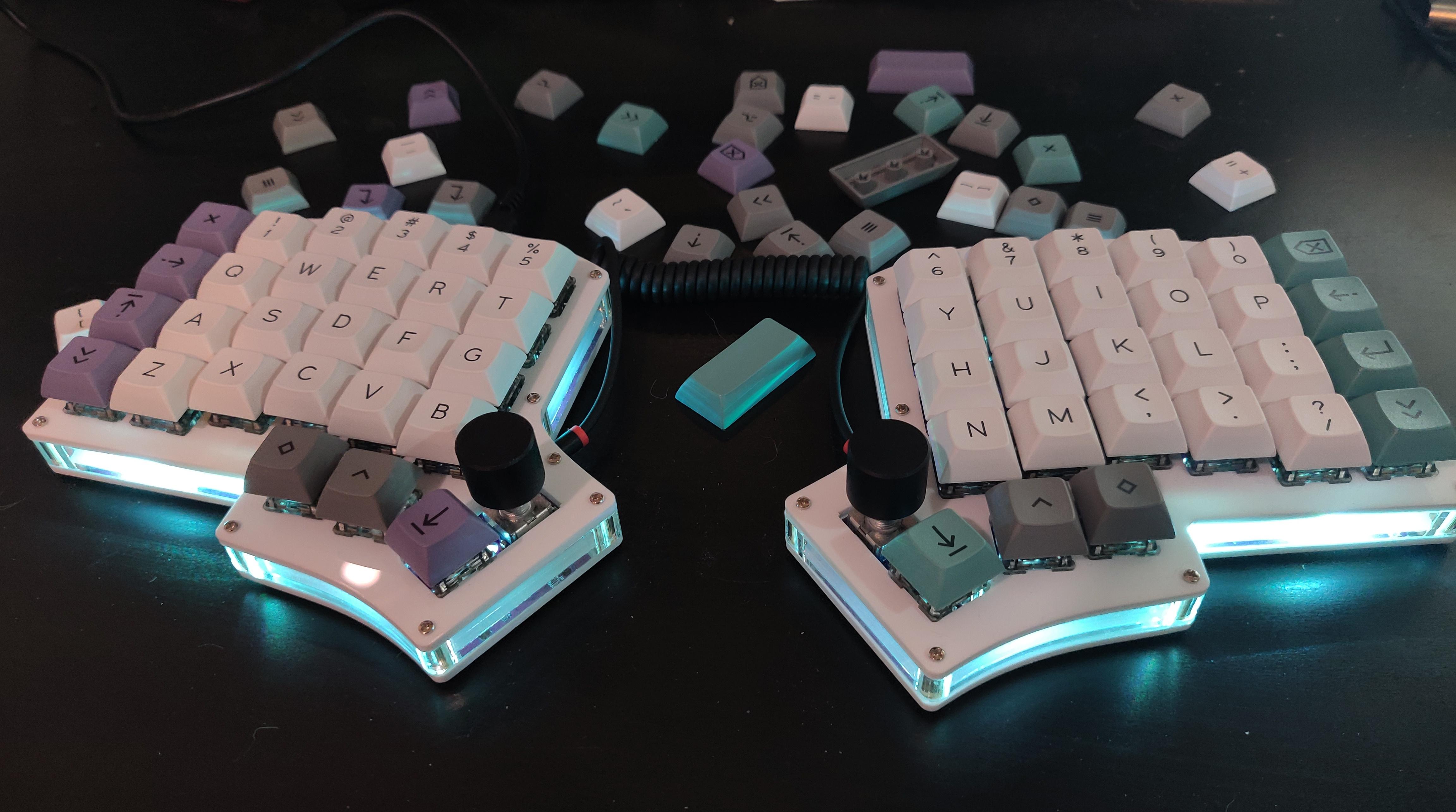 My first custom keyboard! | Scrolller