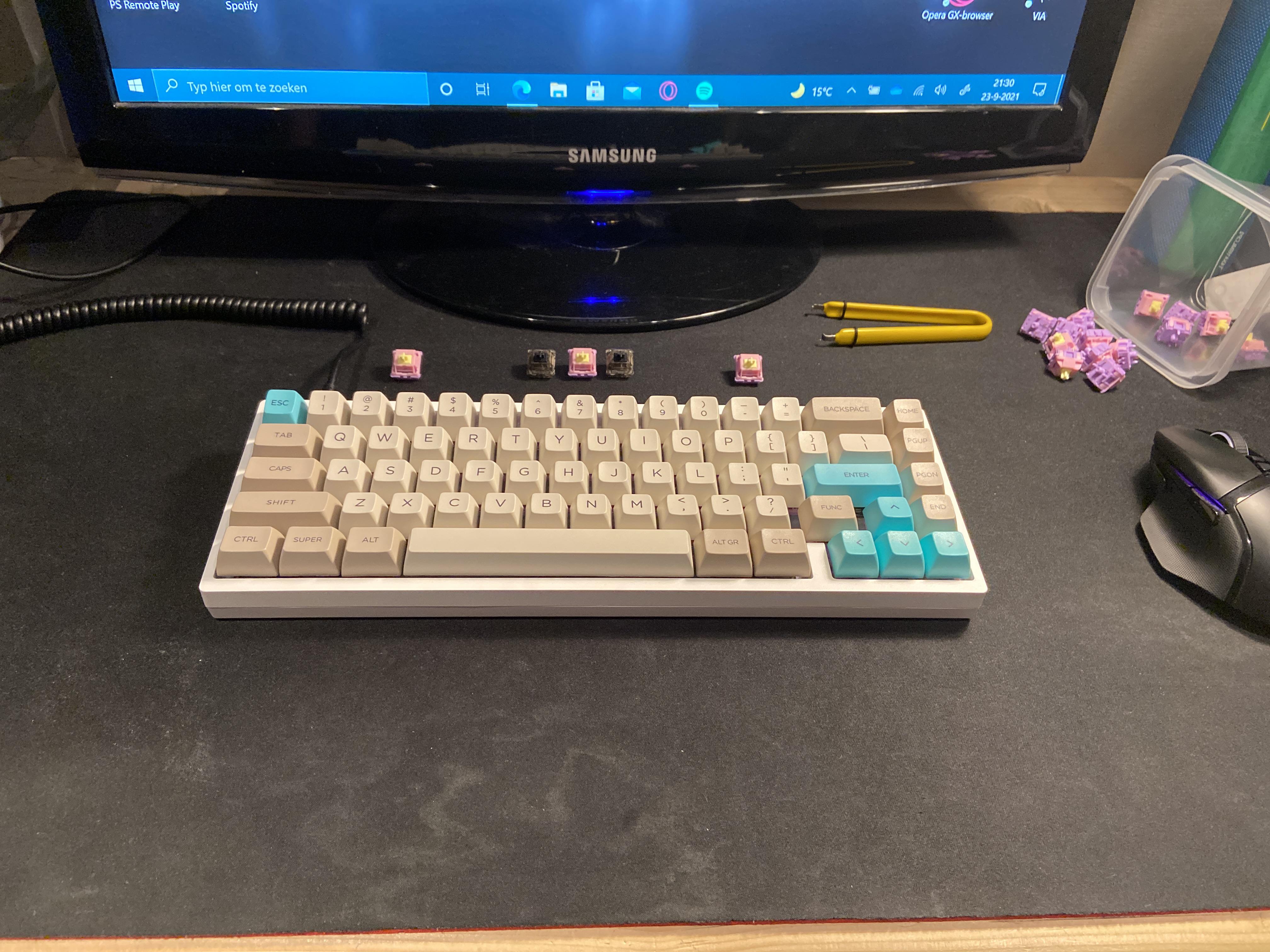 My first ever custom keyboard | Scrolller