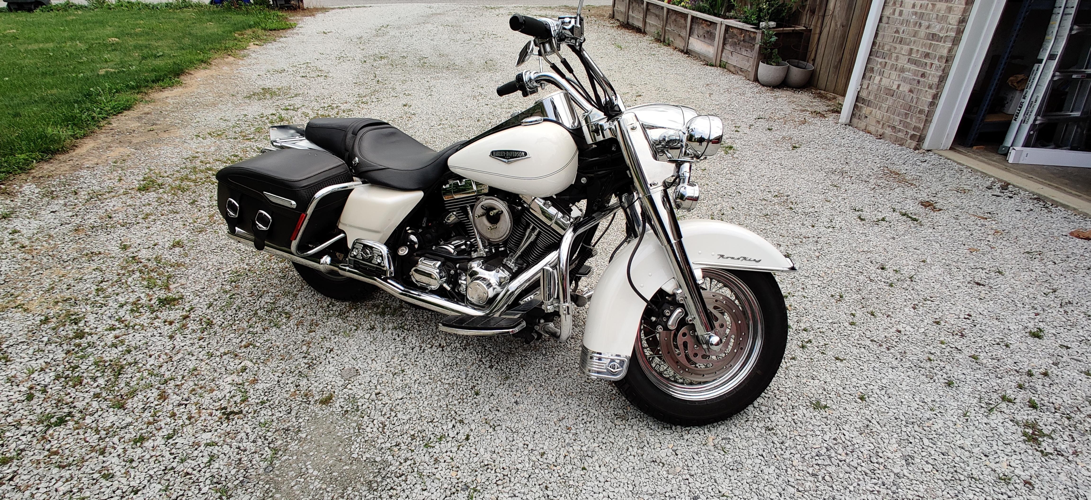 My First Harley! 2004 Road King Classic | Scrolller