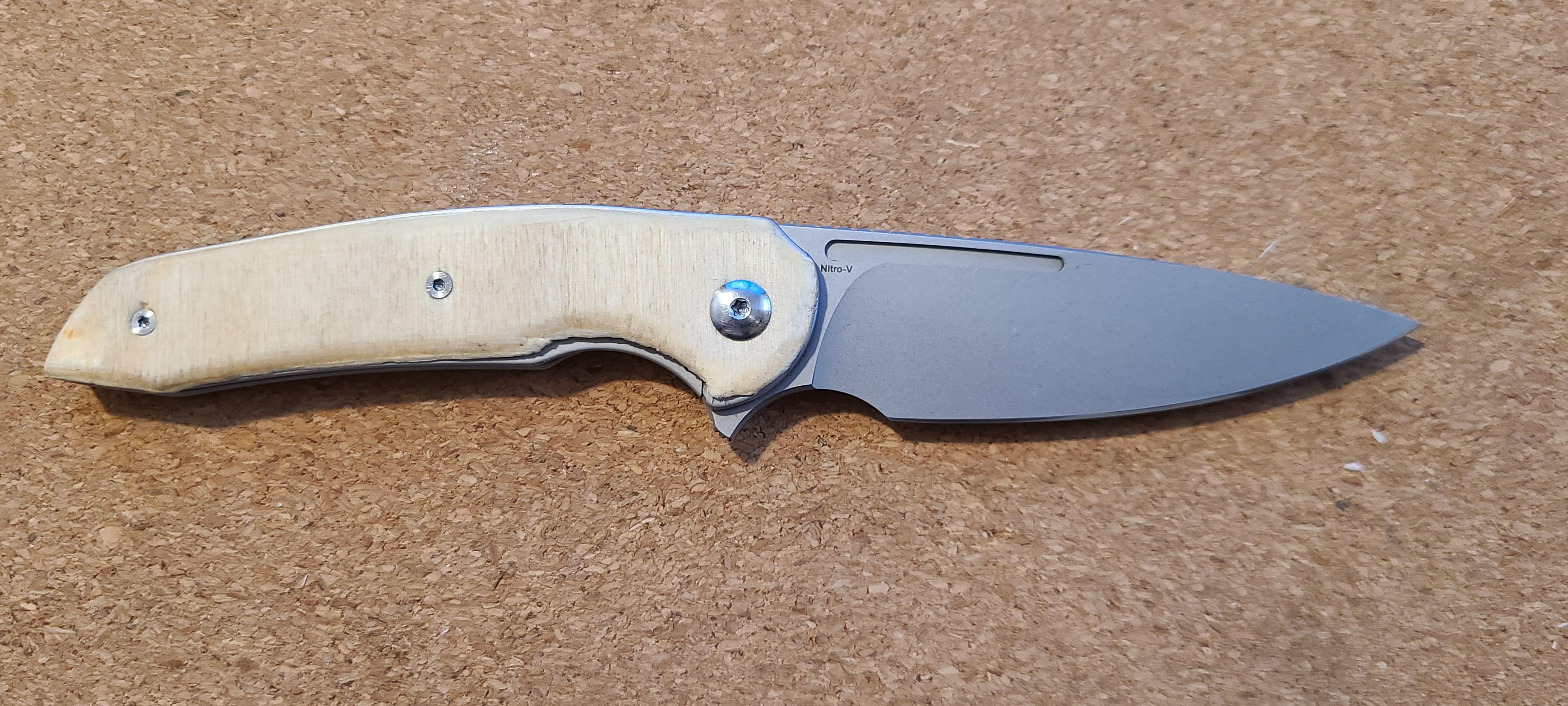My first terrible attempt at custom scales for my stinger. | Scrolller